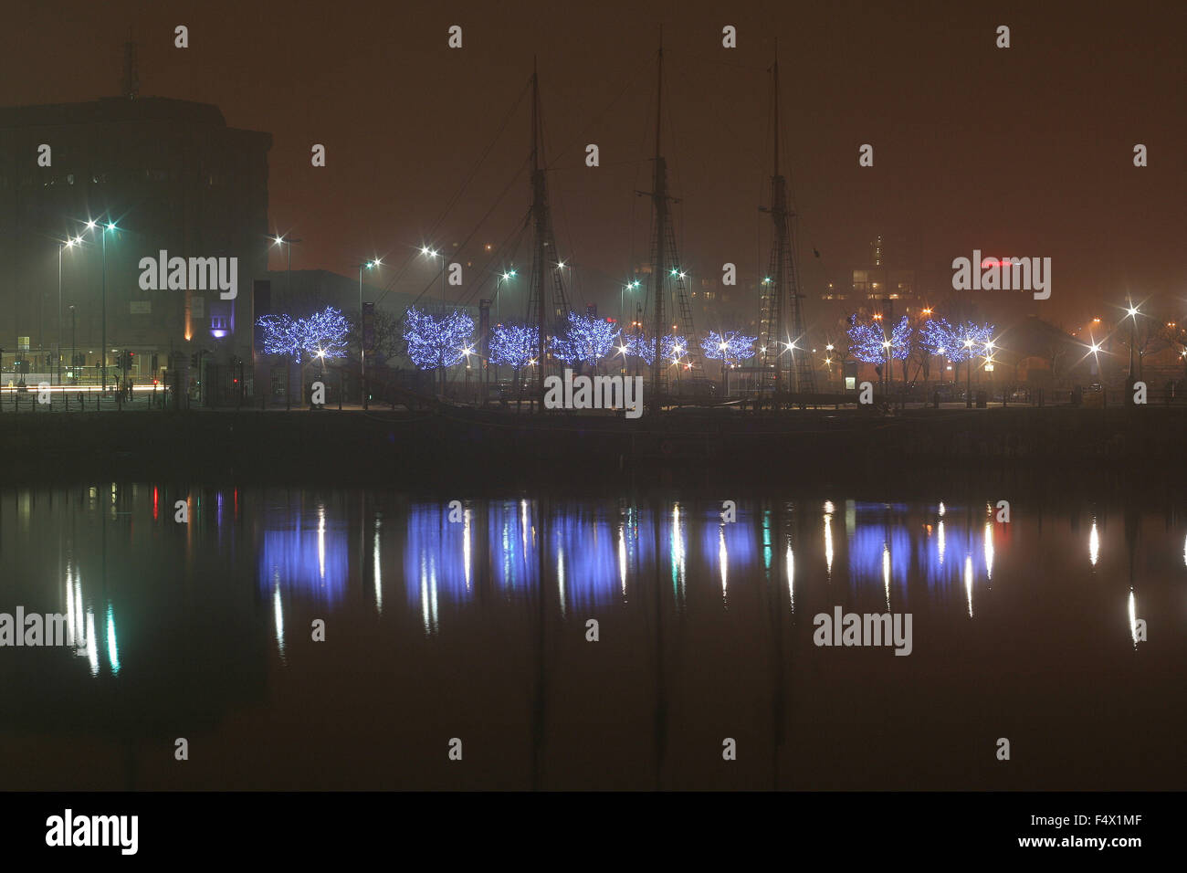 Atmospheric night fog hi-res stock photography and images - Alamy