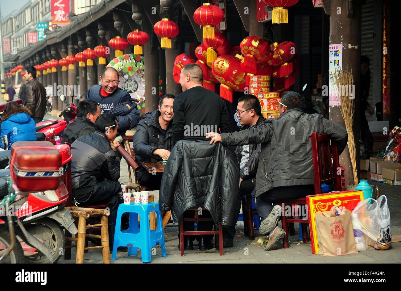 Chinese playing card hi-res stock photography and images - Alamy