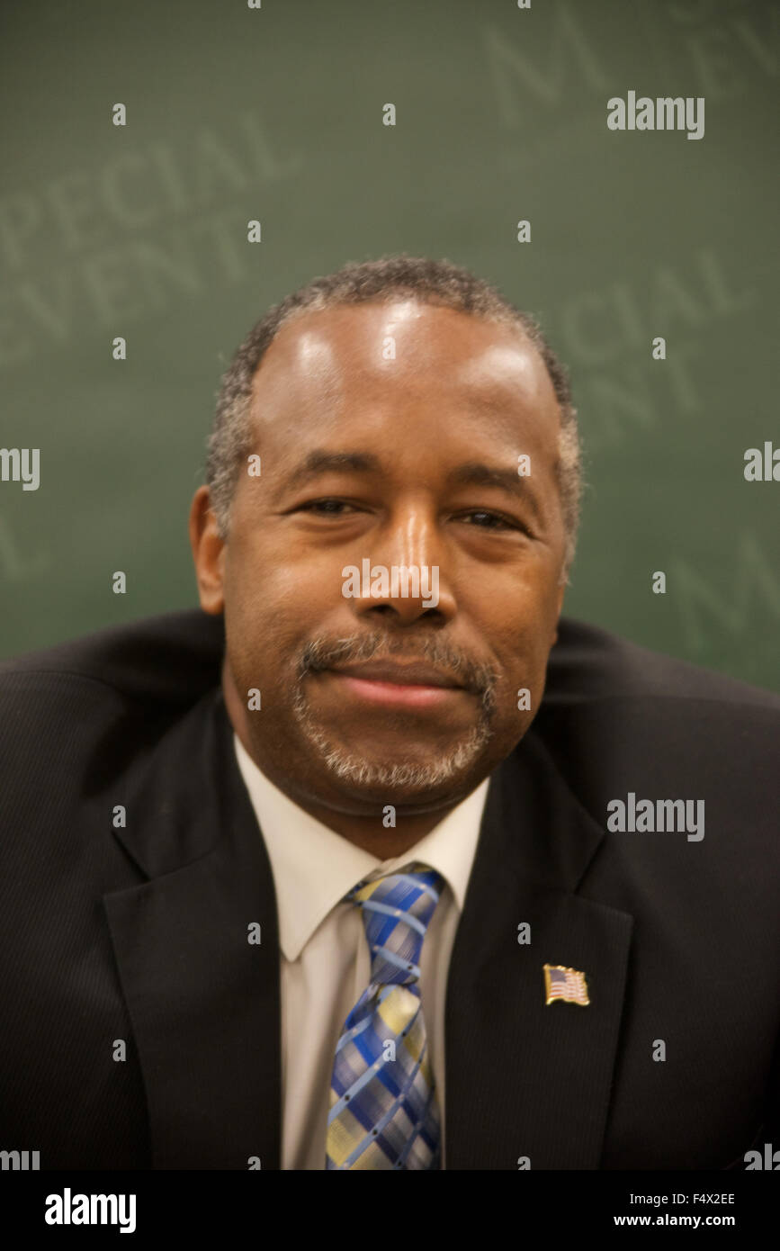 Overland Park, Kansas, USA. 23rd October, 2015. Dr.Ben Carson signs ...