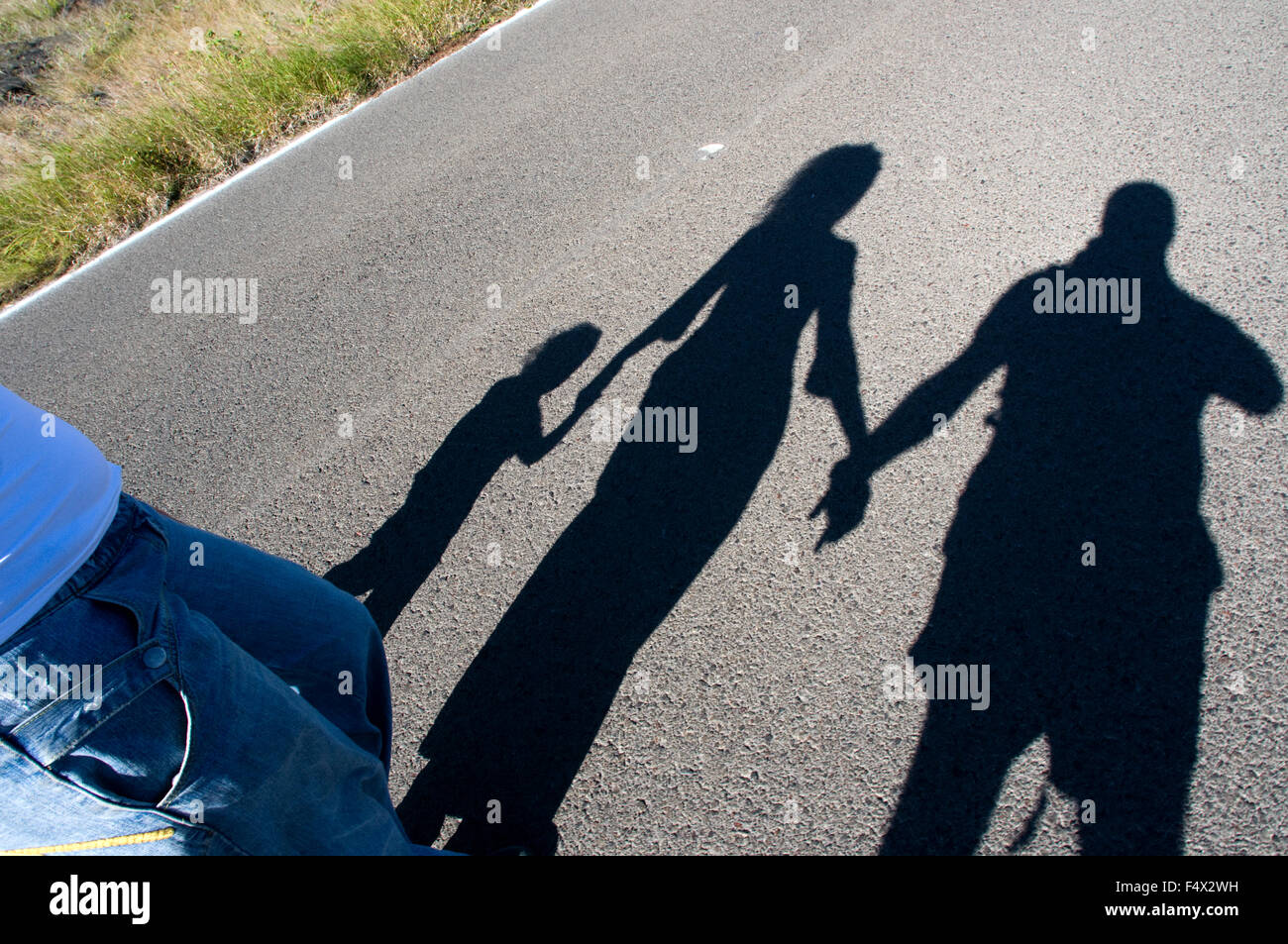 Family shadow hi-res stock photography and images - Alamy