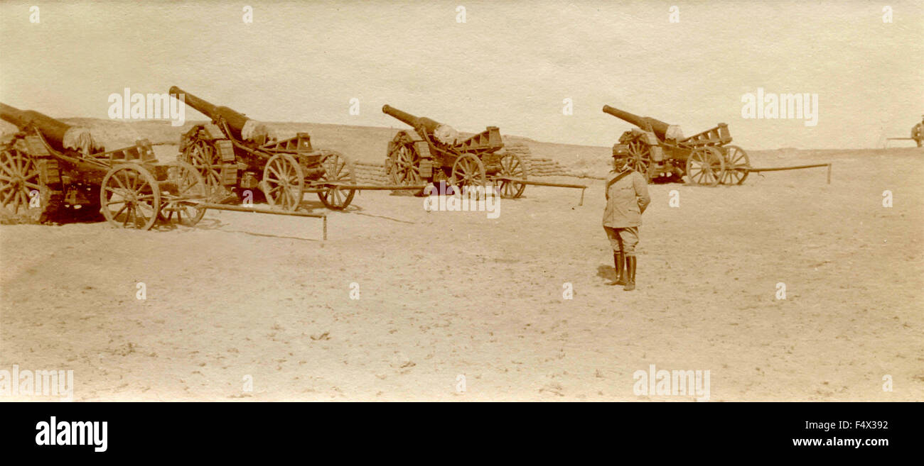 The gun battery of the Italian Army Sa 149 to Gargaresh, Libya Stock ...