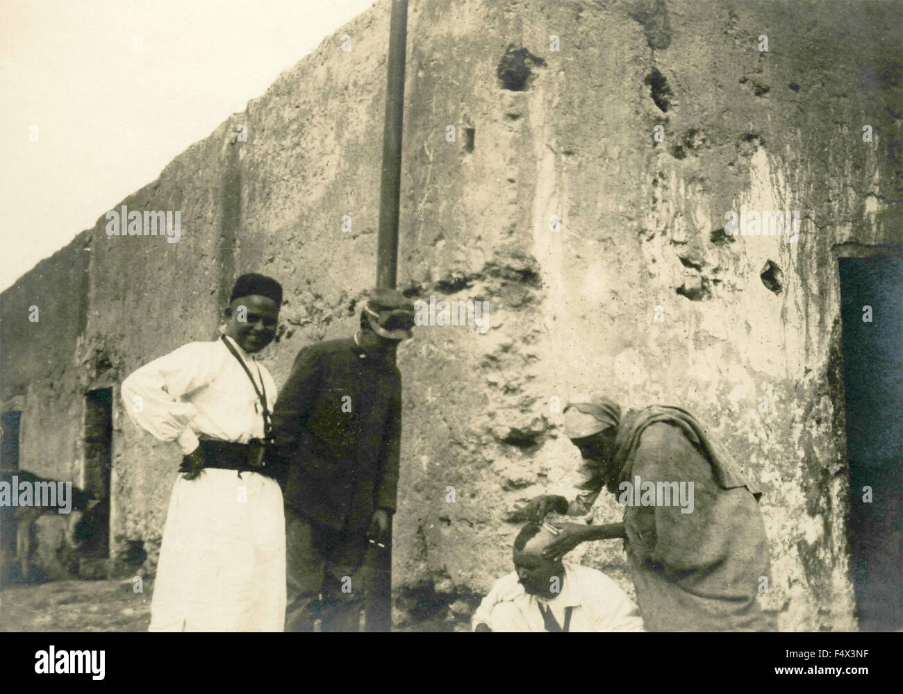 Barber outside hi-res stock photography and images - Alamy