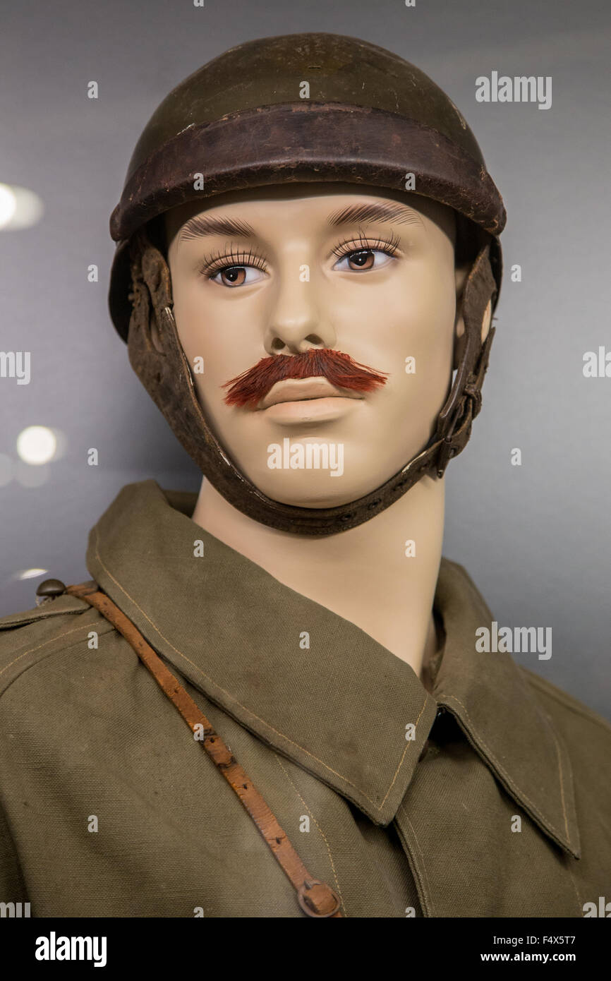 Mannequin Dummies in wartime ww2 costume uniform in display cabinets at ...