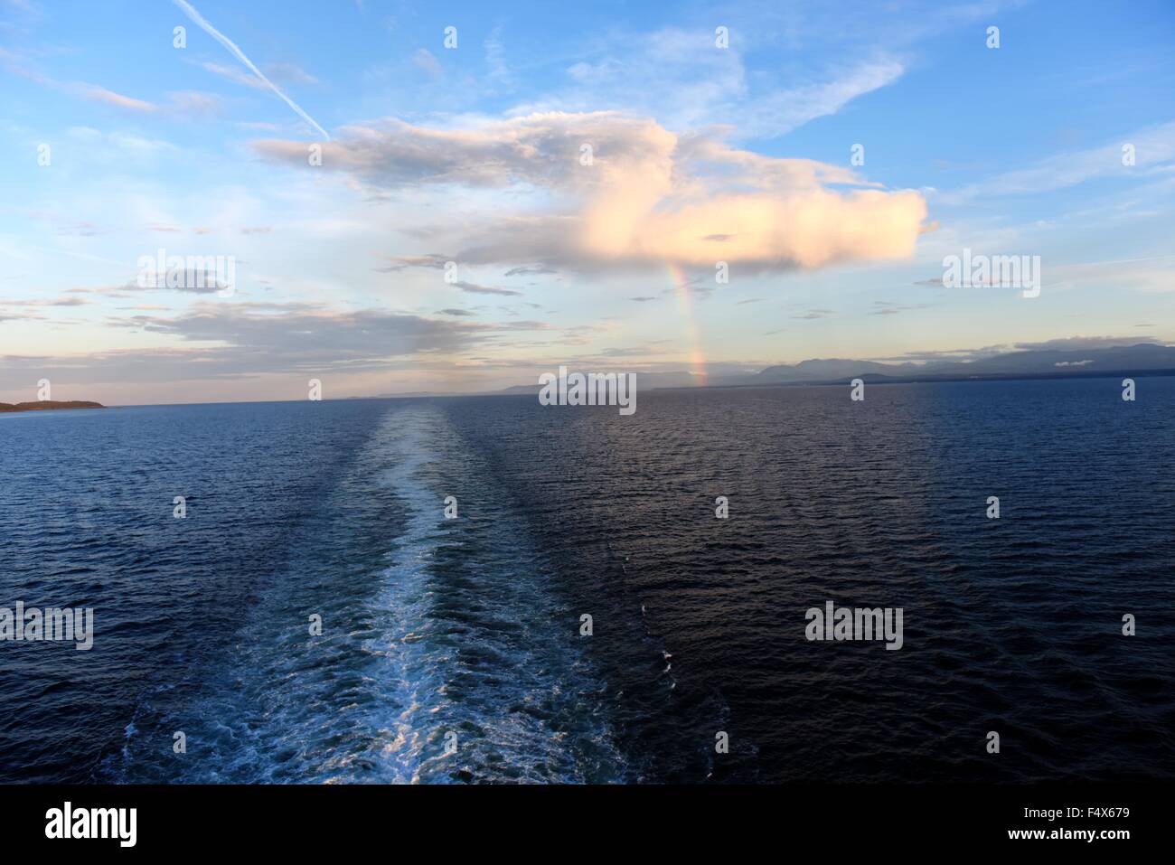 Ship wake behind sailing ship hi-res stock photography and images - Alamy