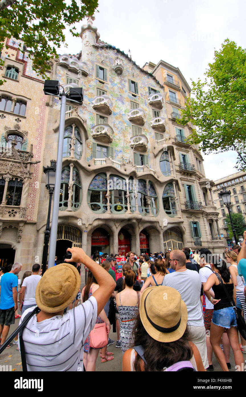Casa Batlló, remodeled by Antoni Gaudí in 1904-1906. Barcelona ...