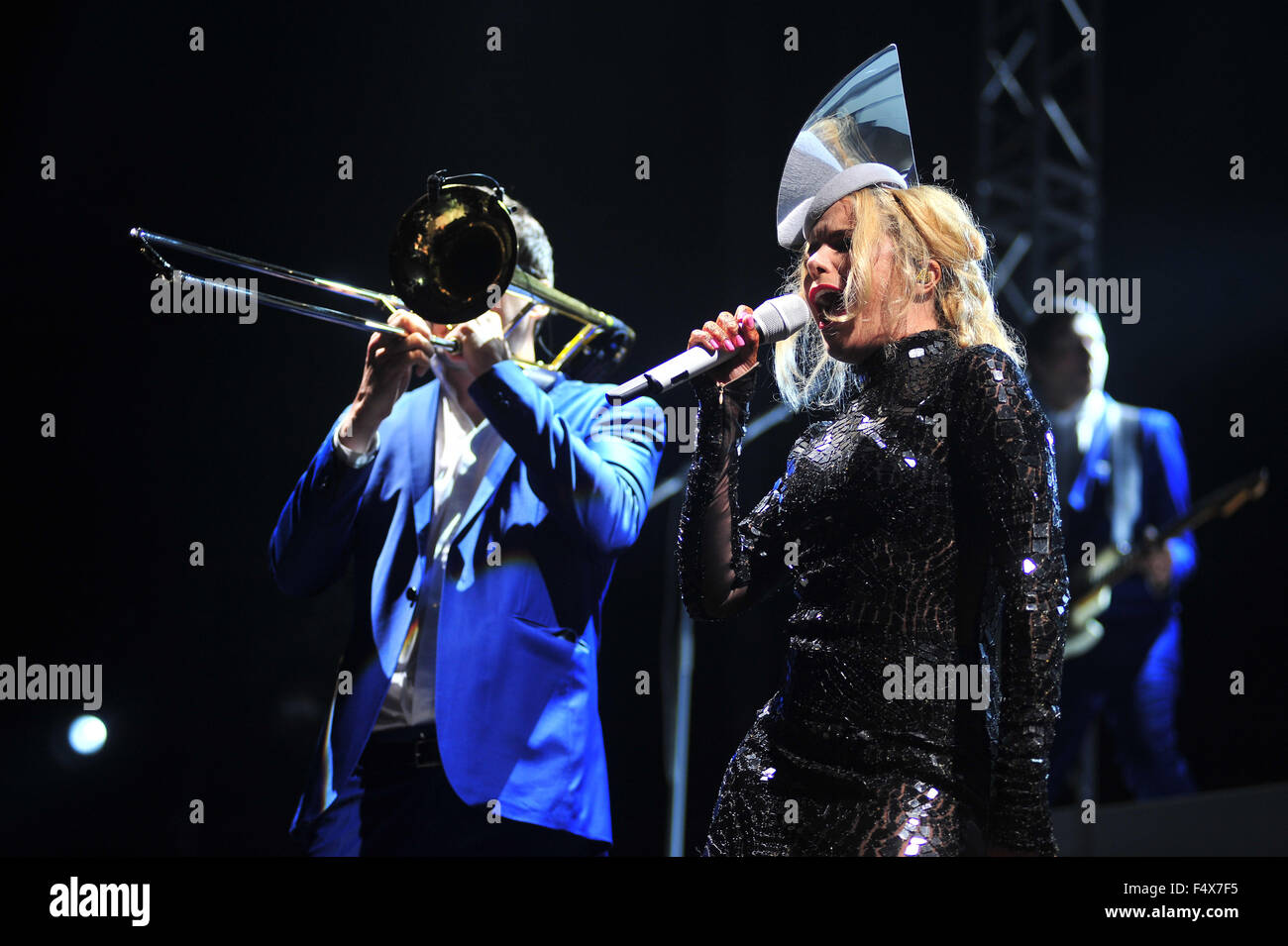 V Festival 2015 at Weston Park - Day 1 - Performances - Paloma Faith ...