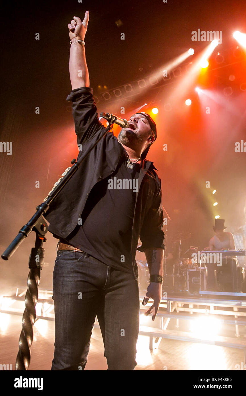 Detroit, Michigan, USA. 22nd Oct, 2015. LEE BRICE performing on the ...