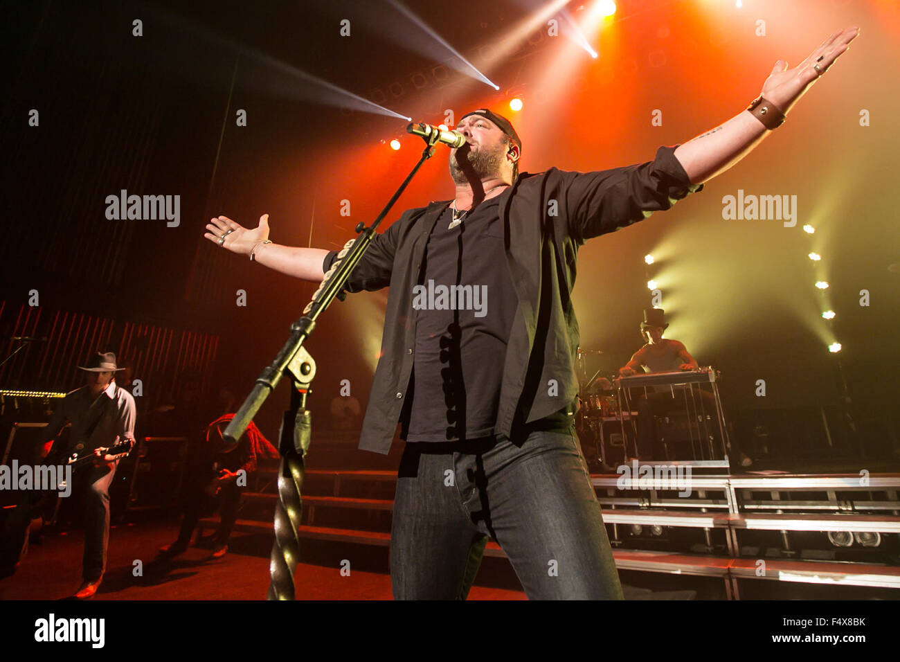 Detroit, Michigan, USA. 22nd Oct, 2015. LEE BRICE performing on the ...