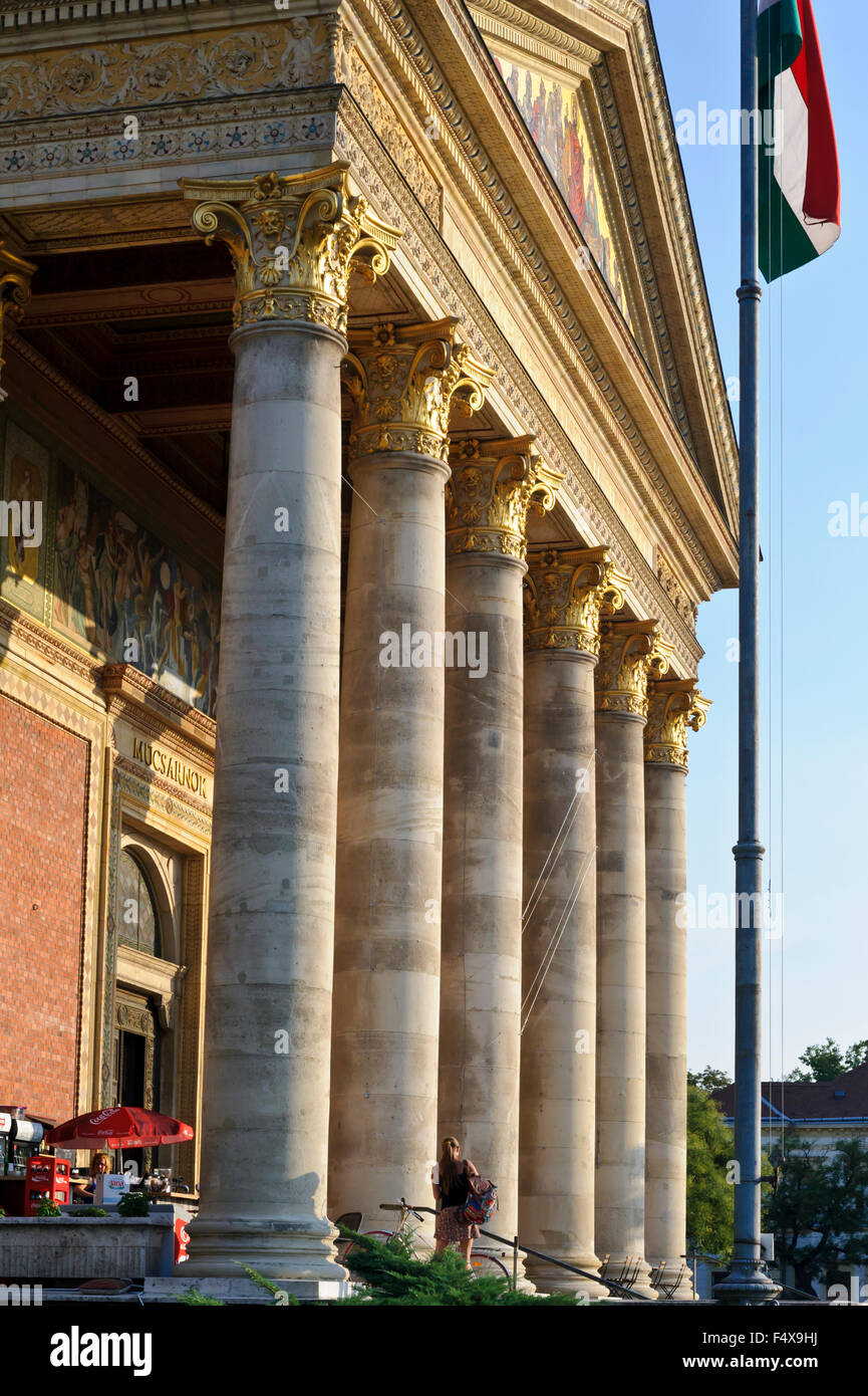 Huge columns on the front of the Kunsthalle Exhibition Hall in Budapest ...