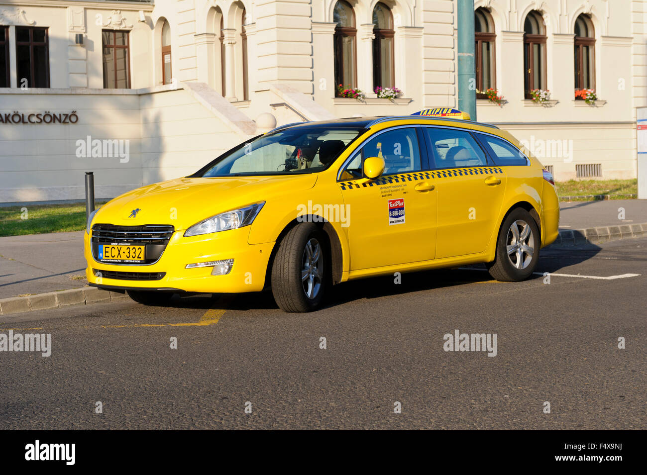 Budapest transport hi-res stock photography and images - Alamy