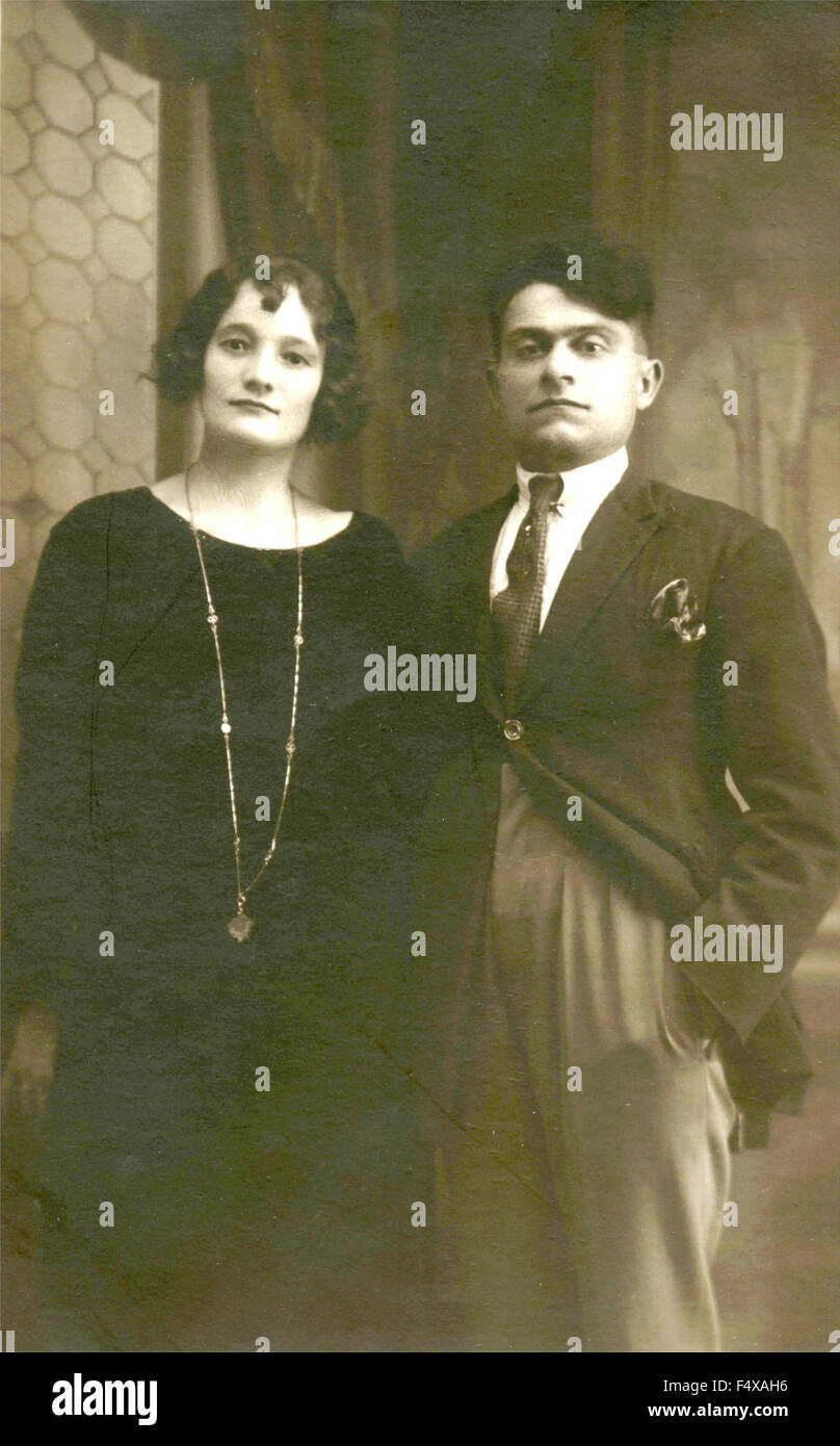 1920s portrait couple hi-res stock photography and images - Alamy