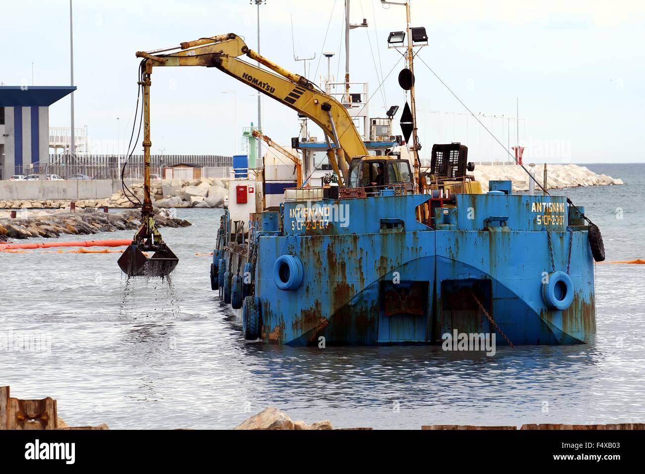 Dredging vessel hi-res stock photography and images - Alamy