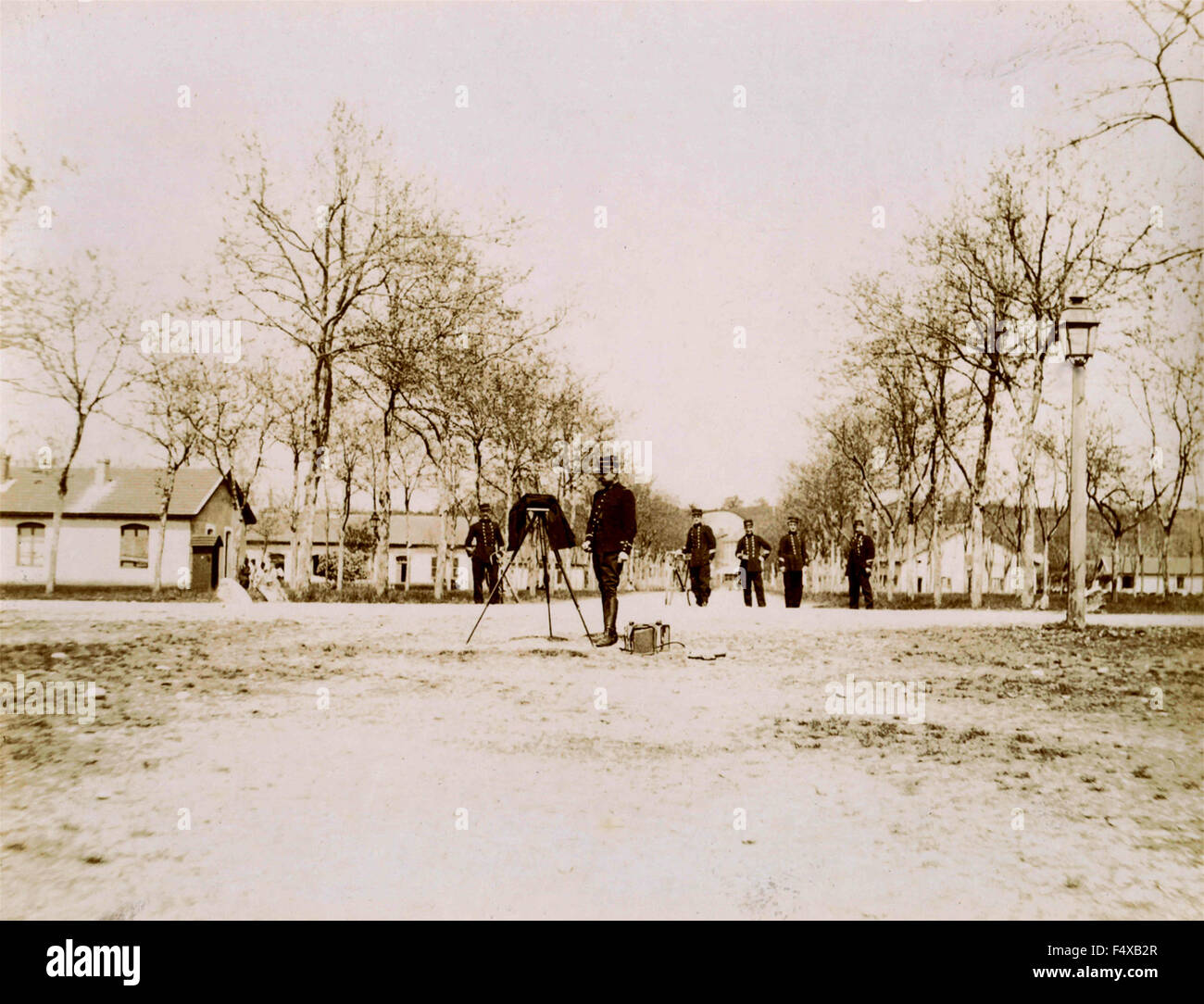 French army soldiers take hi-res stock photography and images - Alamy