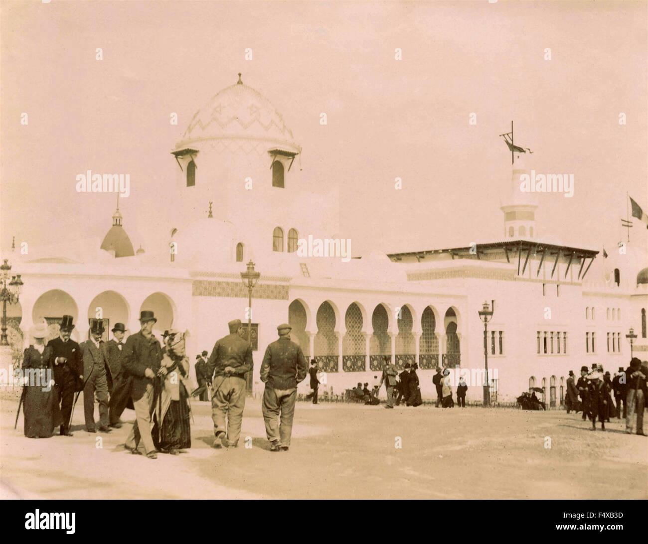 View universal exhibition 1900 in paris hi-res stock photography and ...
