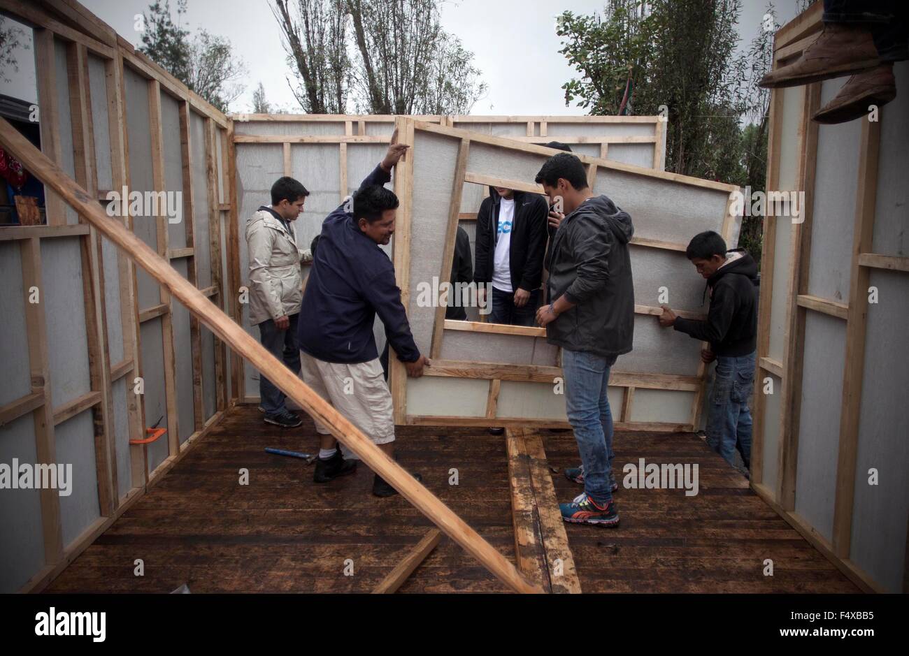 Techo helping hi-res stock photography and images - Alamy