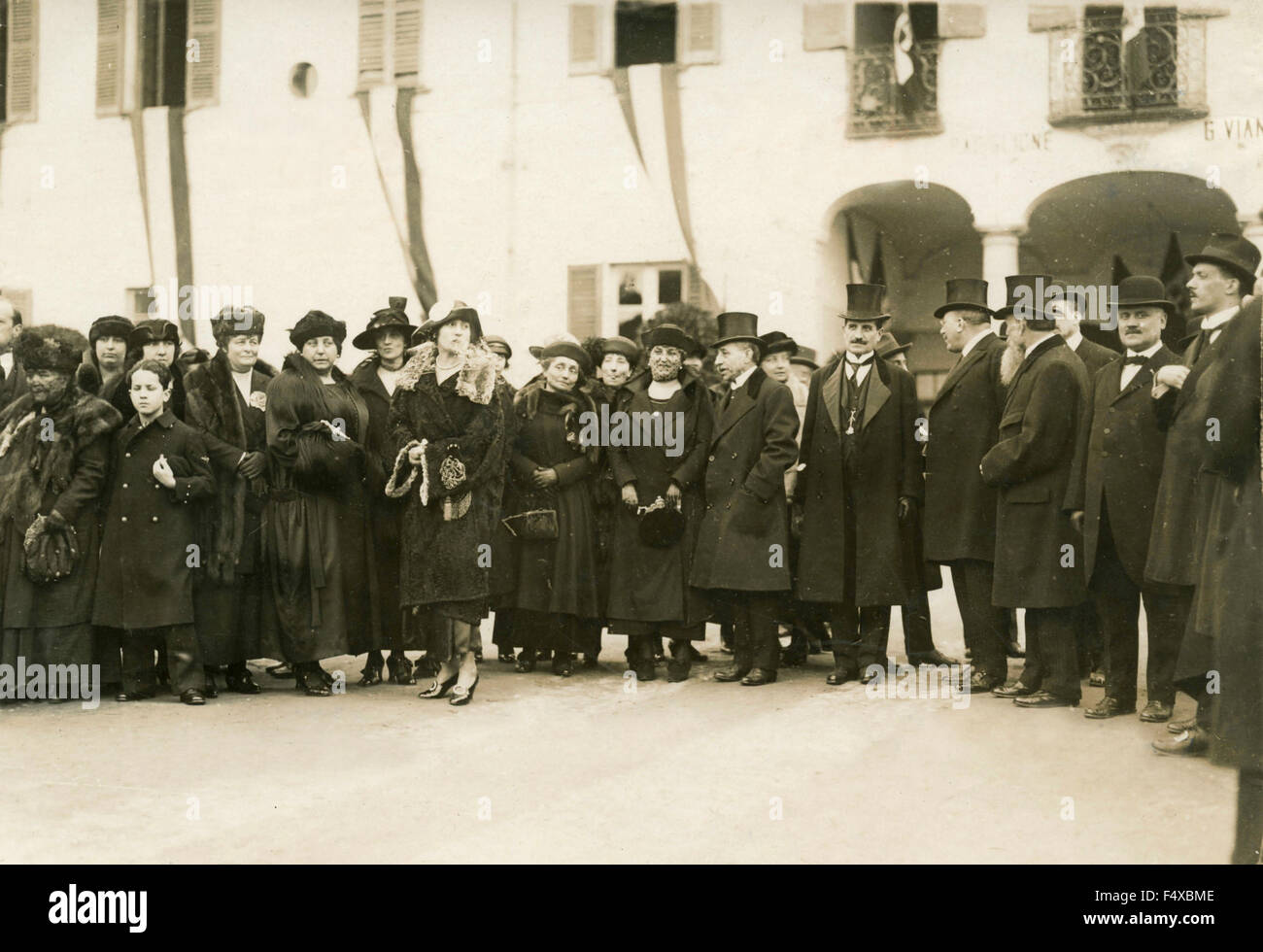 A large group of smart people, Italy Stock Photo - Alamy