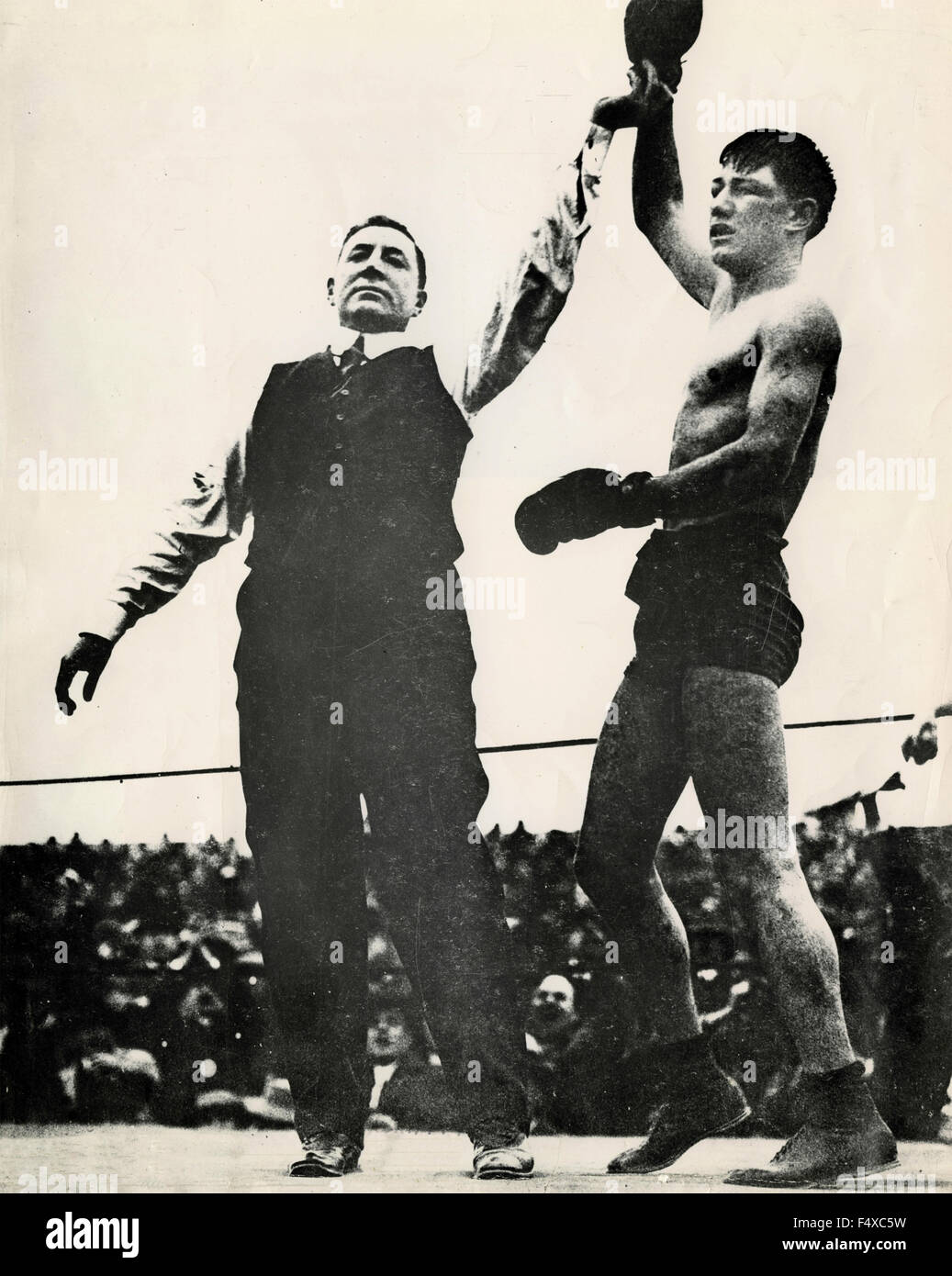 The boxer Willie Ritchie won the title of world champion of light ...