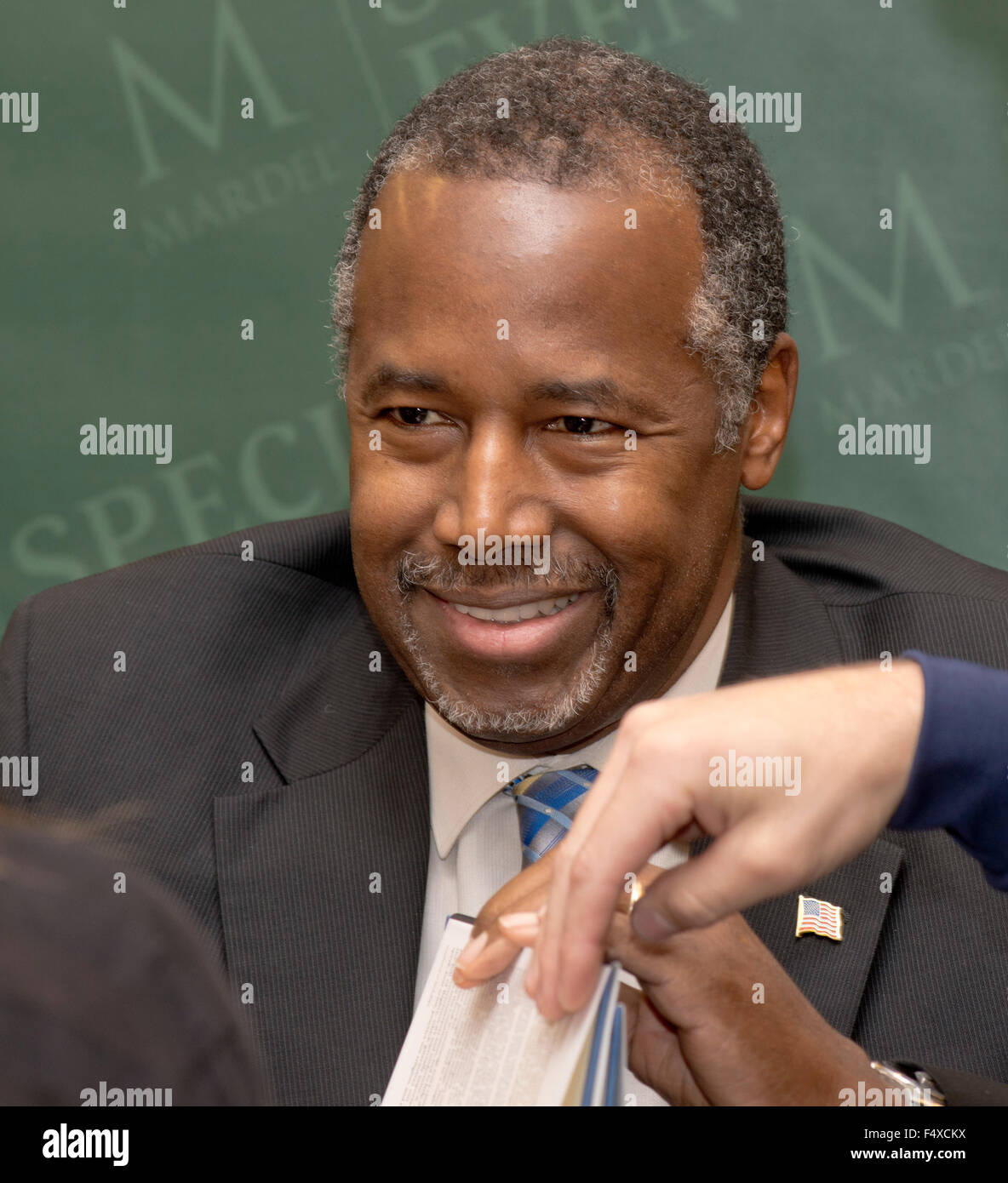 Overland Park, Kansas, USA. 23rd Oct, 2015. Dr.Ben Carson signing books ...