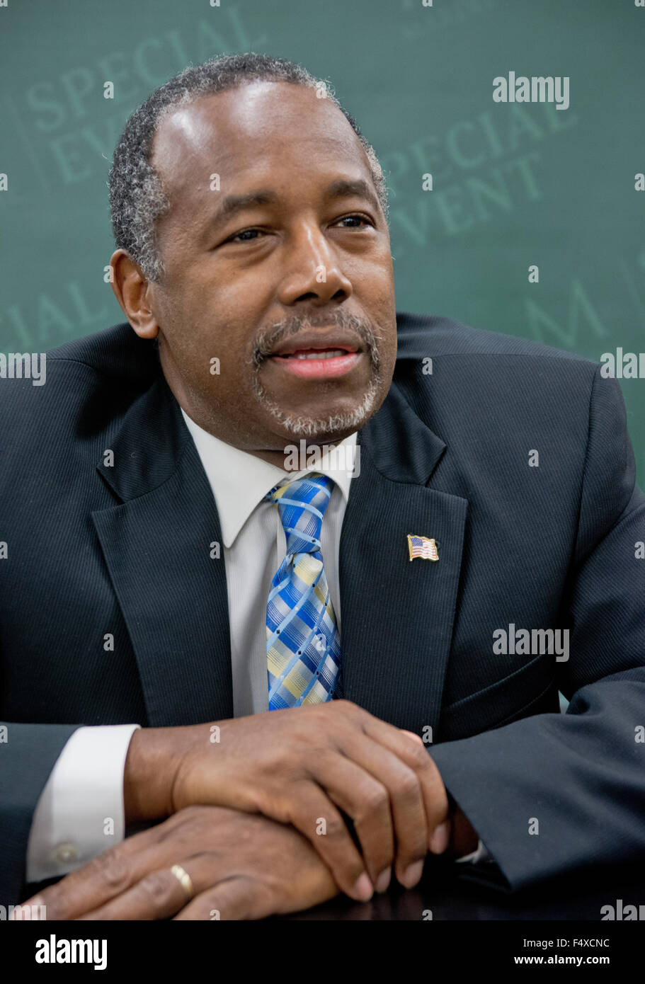 Doctor ben carson hi-res stock photography and images - Alamy