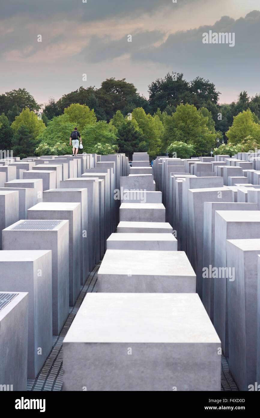The Memorial to the Murdered Jews of Europe designed by architect Peter ...
