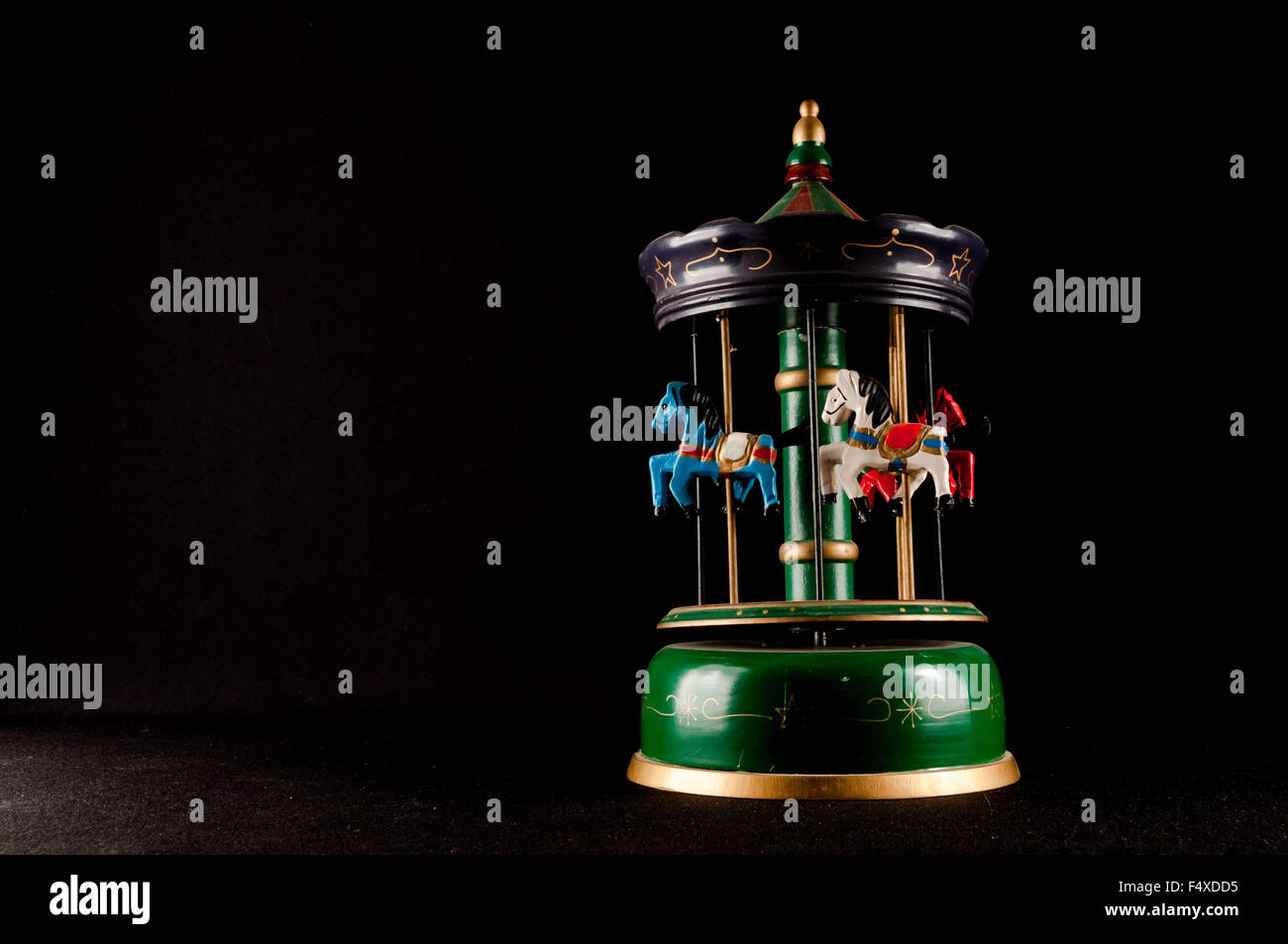 Red merry go round horse carillon hi-res stock photography and images ... Red merry go round horse carillon hi-res stock photography and images ...