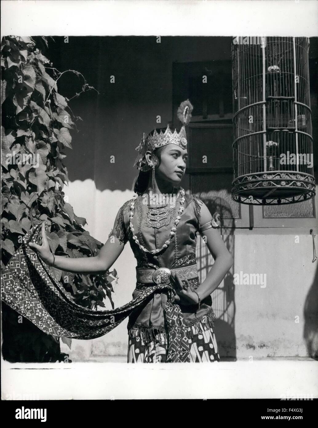 1968 - In the garden of the Royal Dancing School, Javanese Princess ...