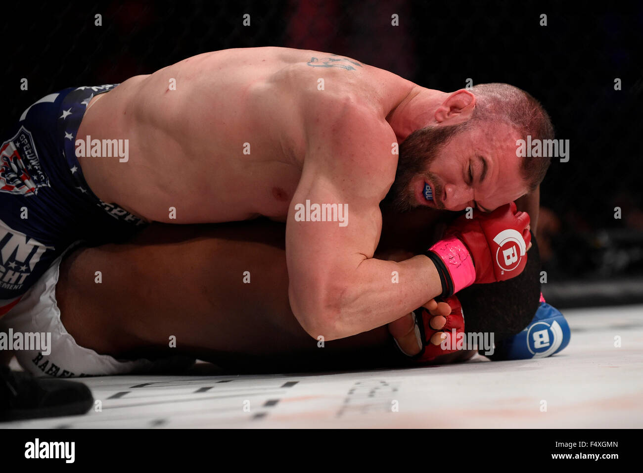 Uncasville, CT, USA. 23rd Oct, 2015. Brandon Halsey (red) and Rafael ...