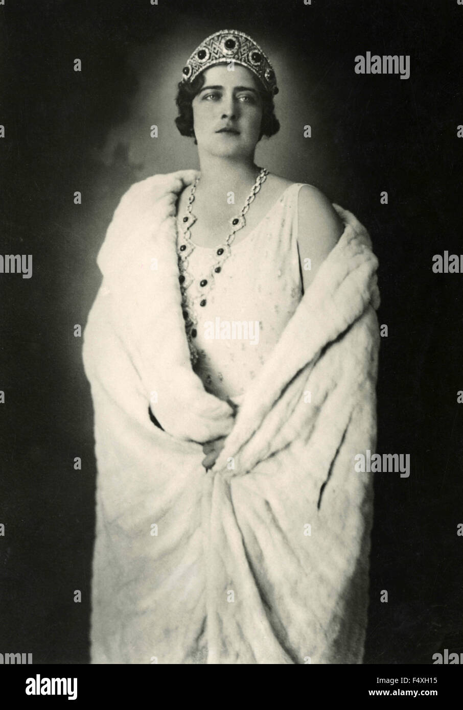 The queen mother hi-res stock photography and images - Alamy
