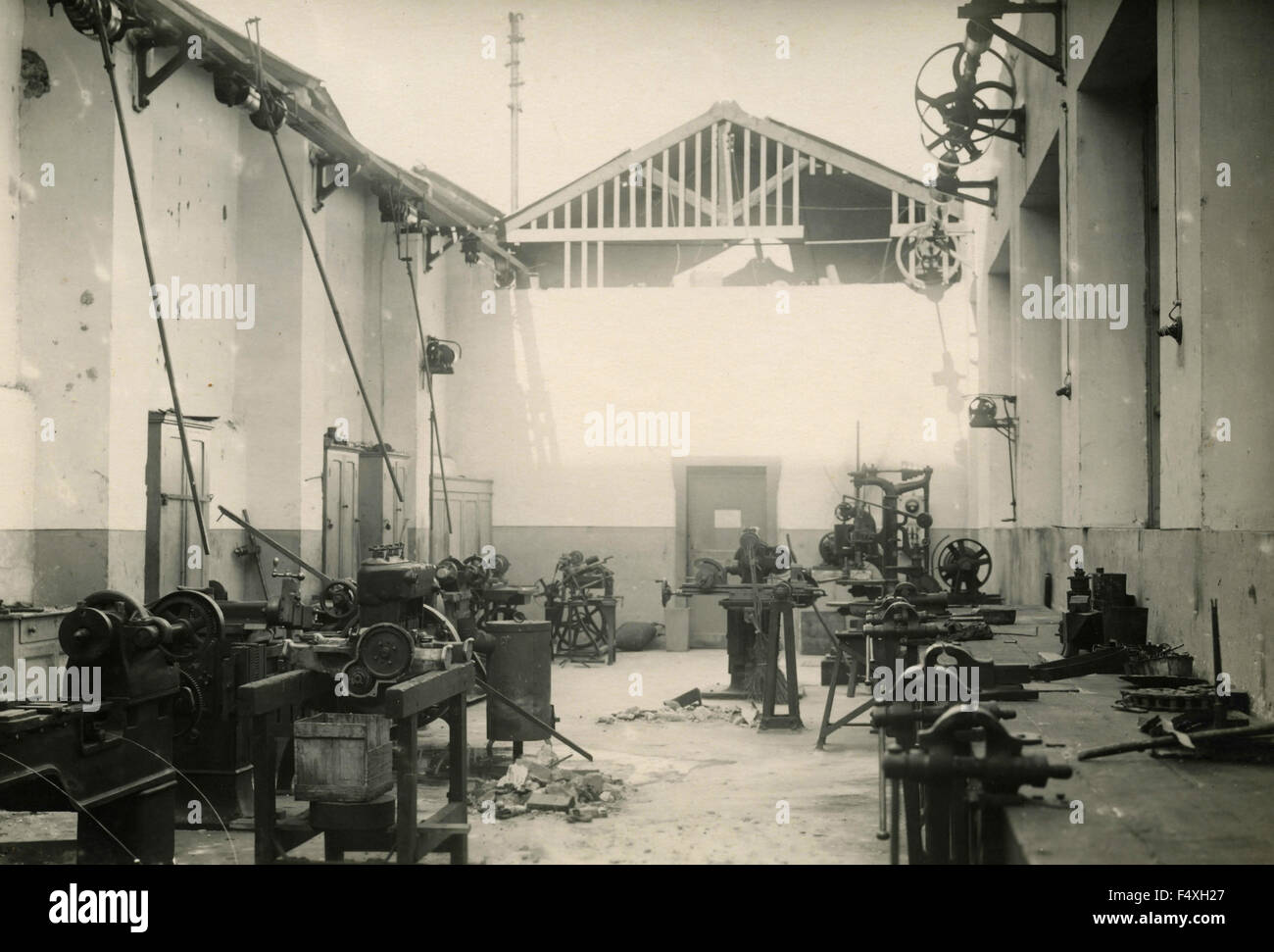 1930s mechanic hi-res stock photography and images - Alamy