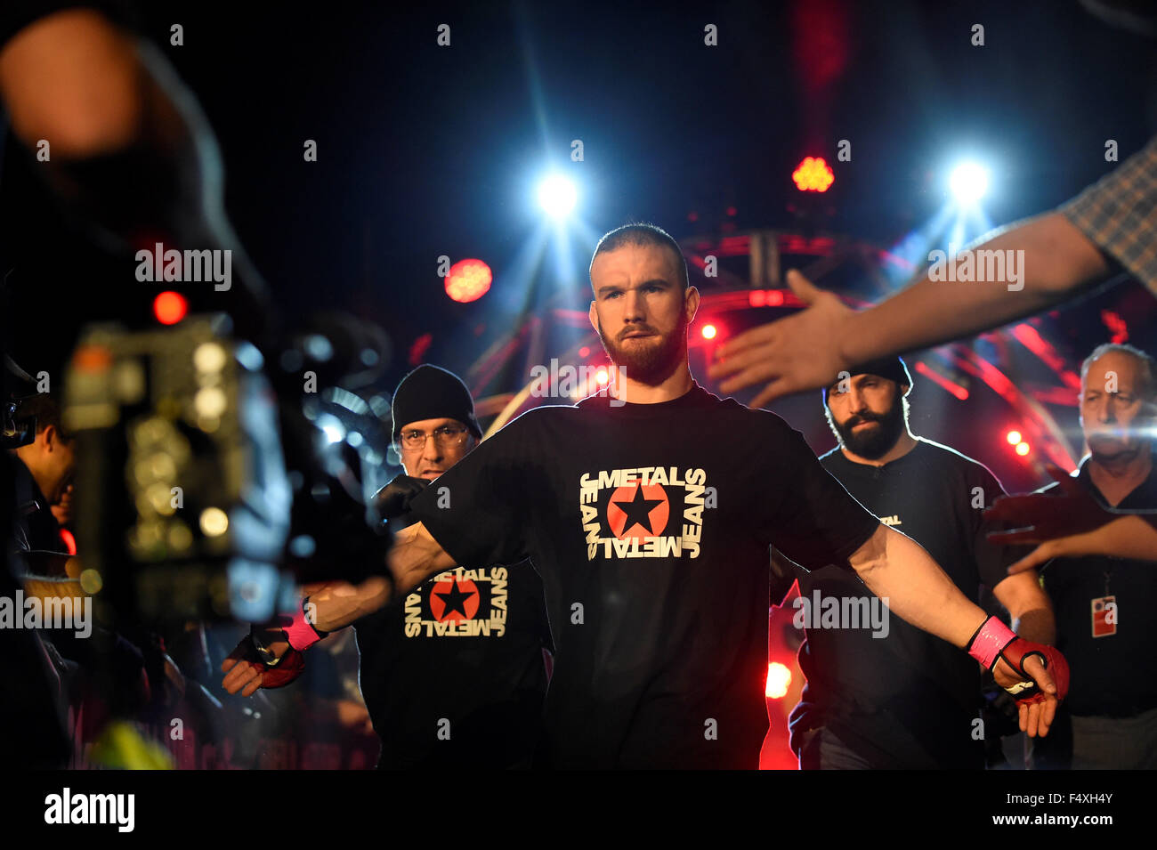 Uncasville, CT, USA. 23rd Oct, 2015. Brandon Halsey (red) enters the ...