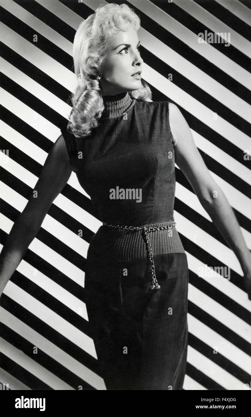 American actress Janet Leight wearing a tight dress Stock Photo - Alamy