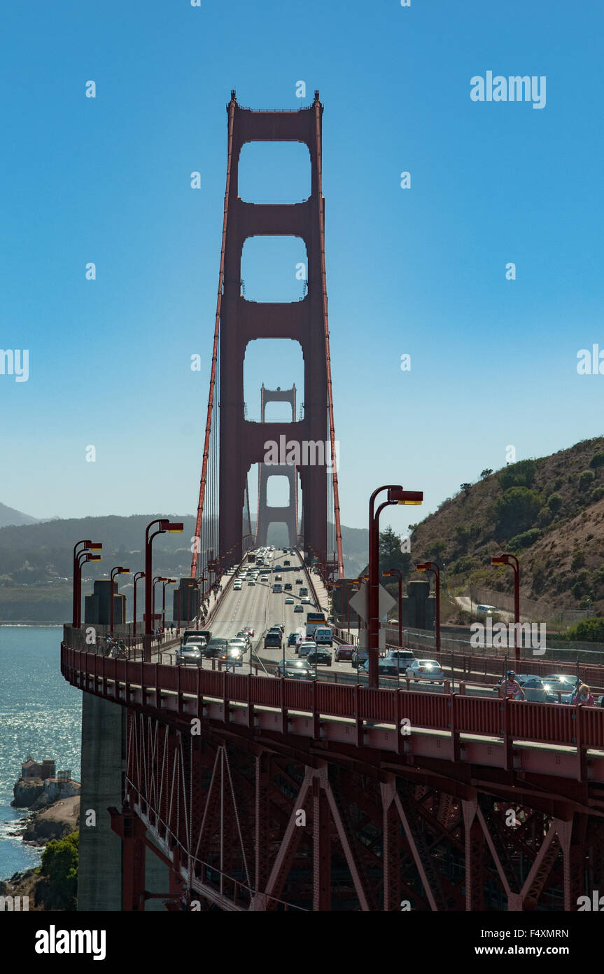 Golden gate bridge upright hi-res stock photography and images - Alamy