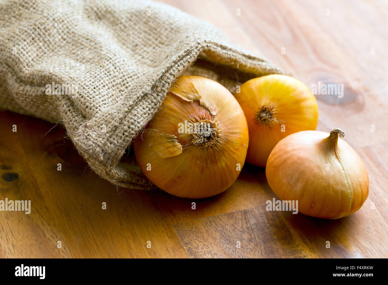 Sack bag of onions hi-res stock photography and images - Alamy