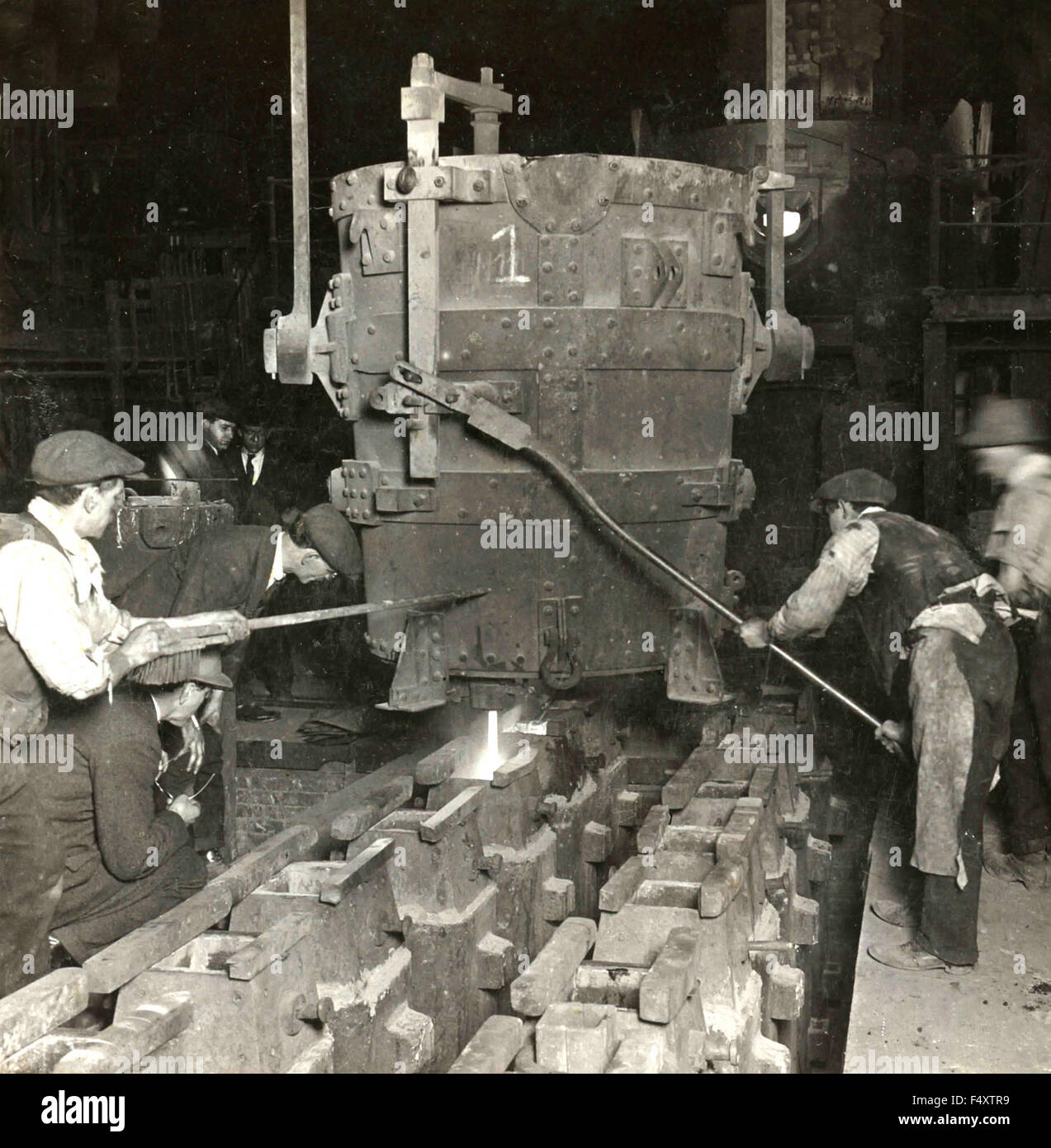 Sheffield steelworks hi-res stock photography and images - Alamy