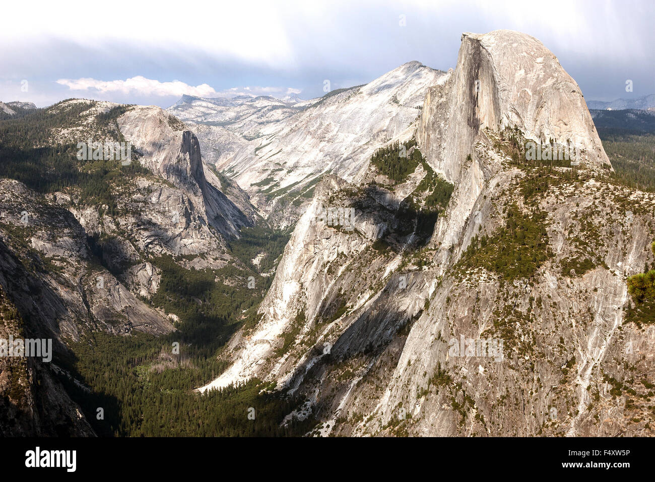 View from Glacier Point to Yosemite Valley and Half Dome, Yosemite ...