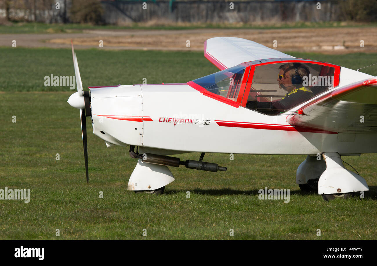 Chevron 2-32C G-MWNO close-up of front of aircraft Stock Photo - Alamy