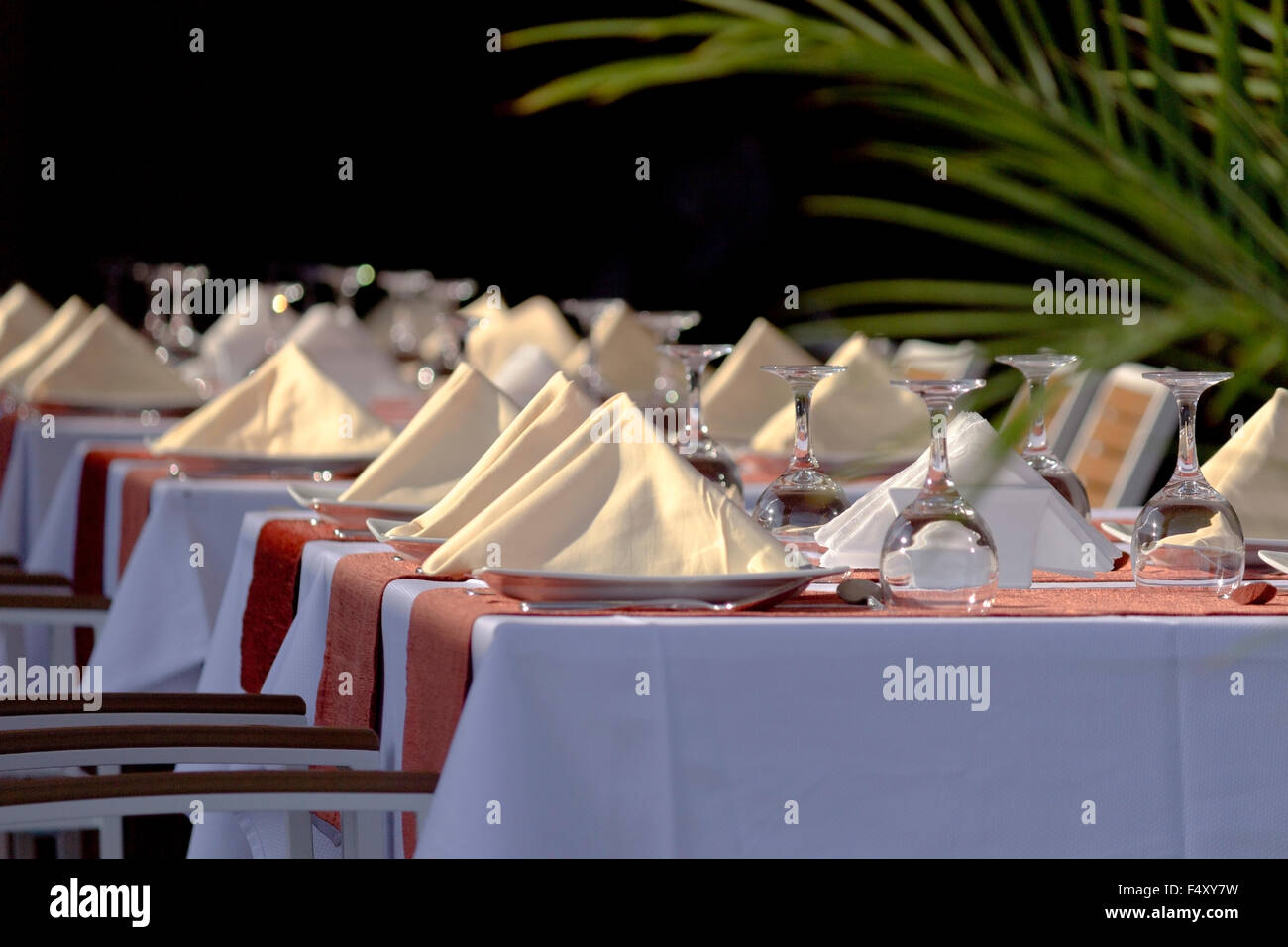Silver service table hi-res stock photography and images - Alamy
