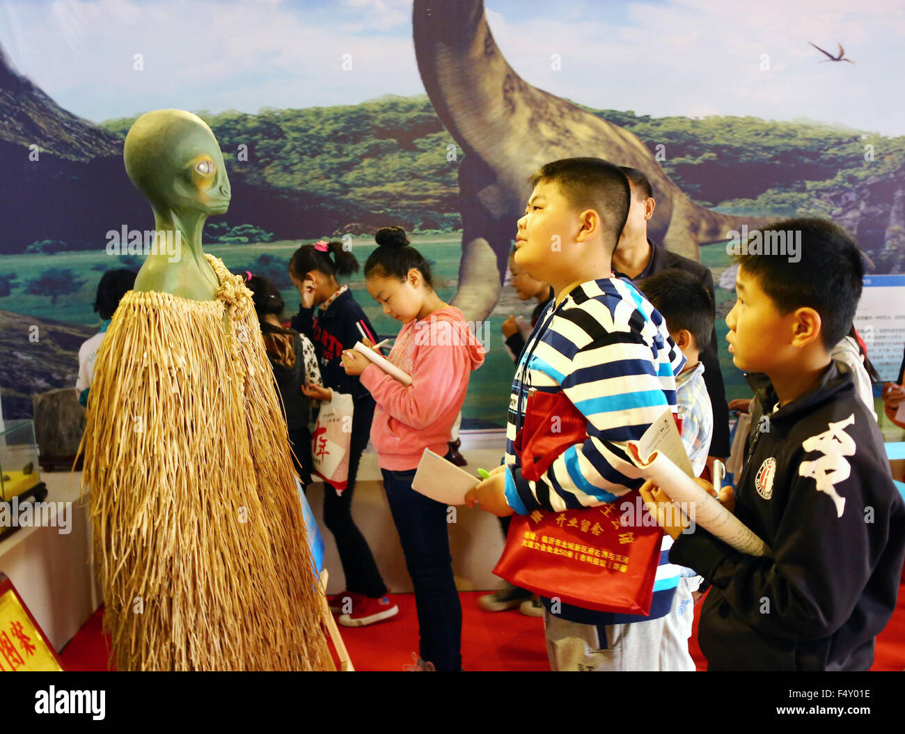 Linyin, China's Shandong Province. 24th Oct, 2015. Pupils learn about ...