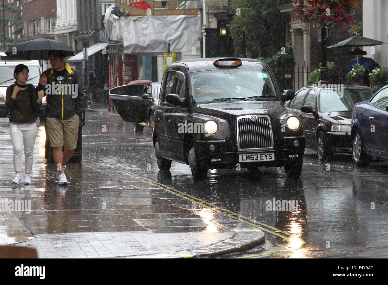 Wet weather in London Featuring: Atmosphere Where: London, United ...