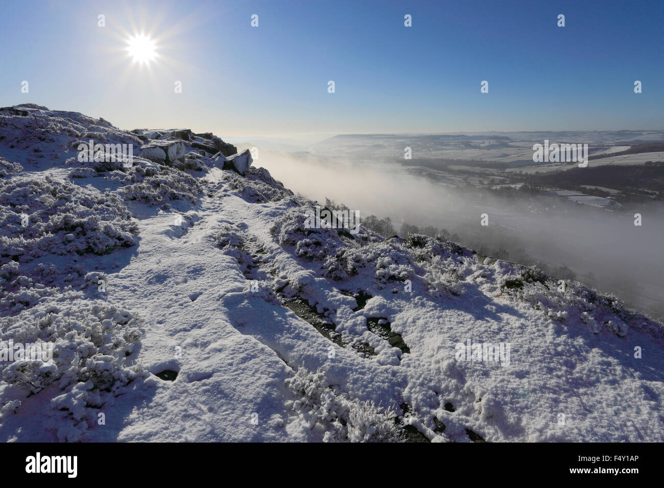 Misty landscapes hi-res stock photography and images - Alamy
