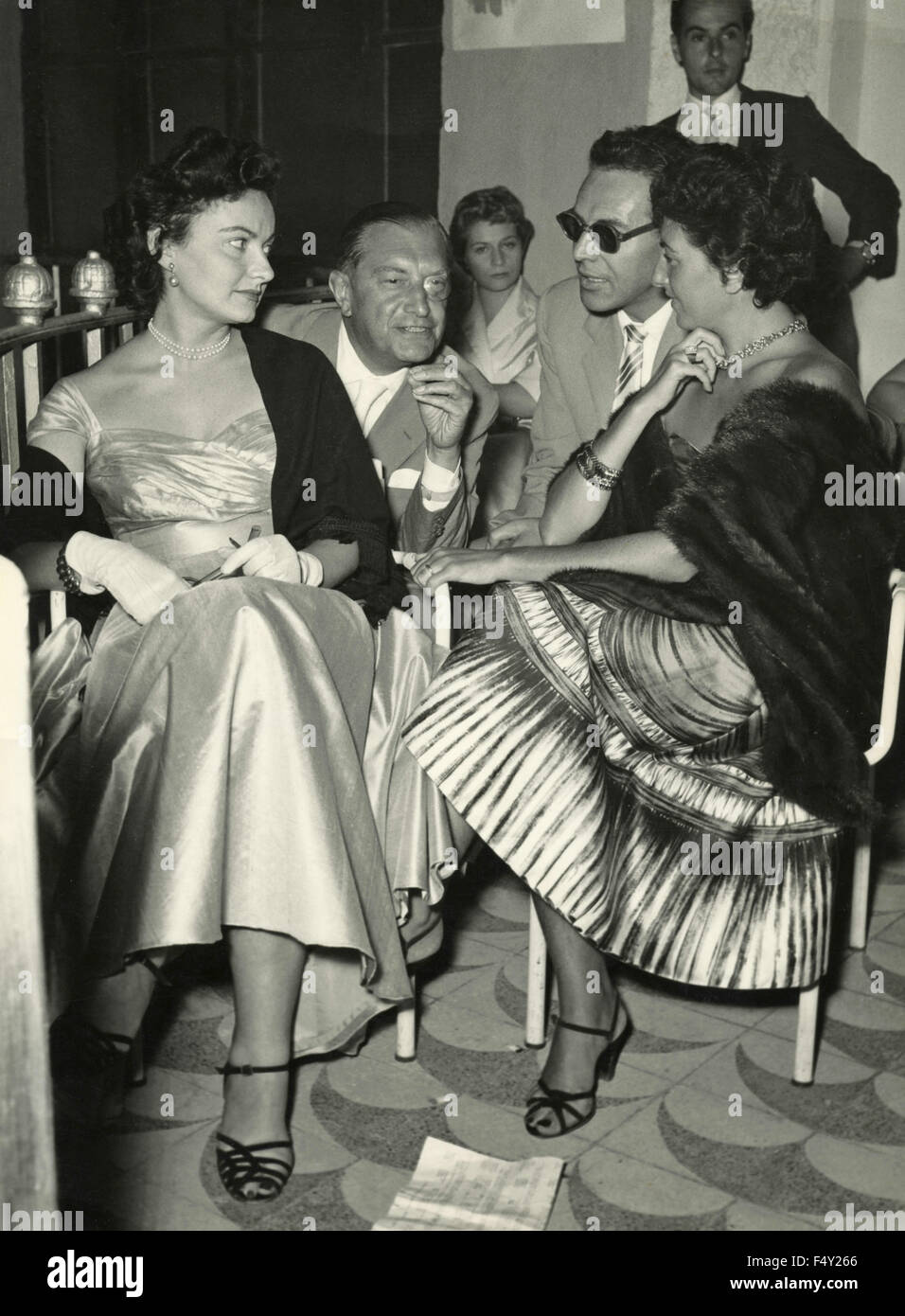 Men dancing italy hi-res stock photography and images - Alamy