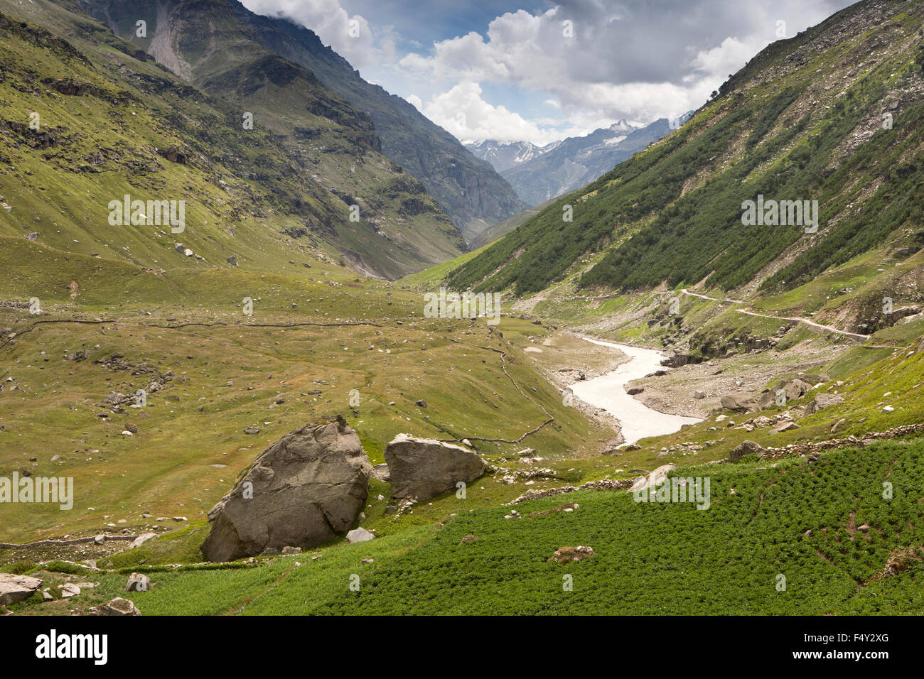 India, Himachal Pradesh, Lahaul Valley, Chhatru, Chandra River, road to ...