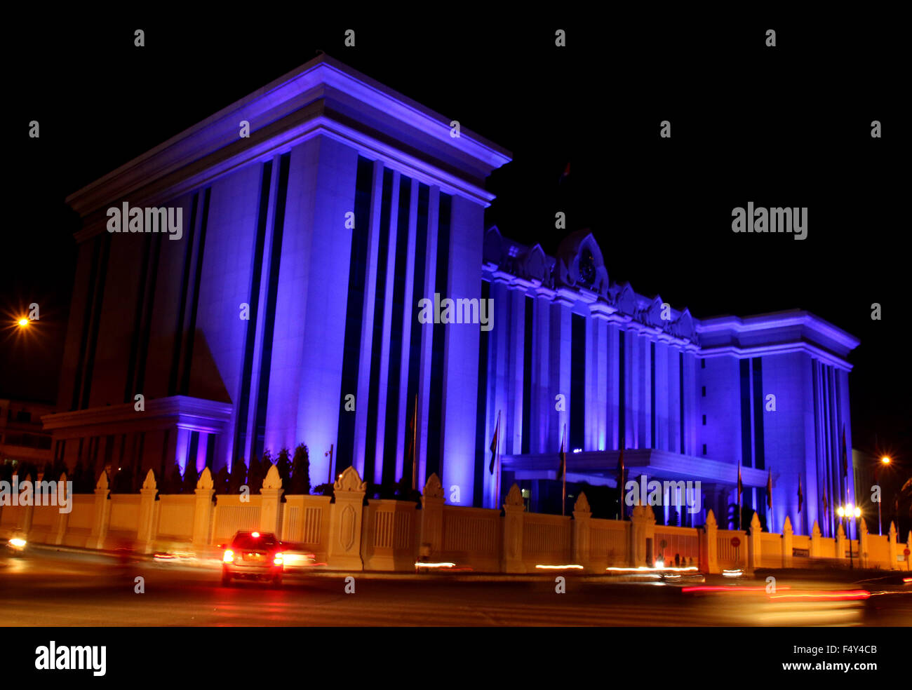 Phnom Penh, United Nations. 24th Oct, 2015. The Peace Palace is lit up ...
