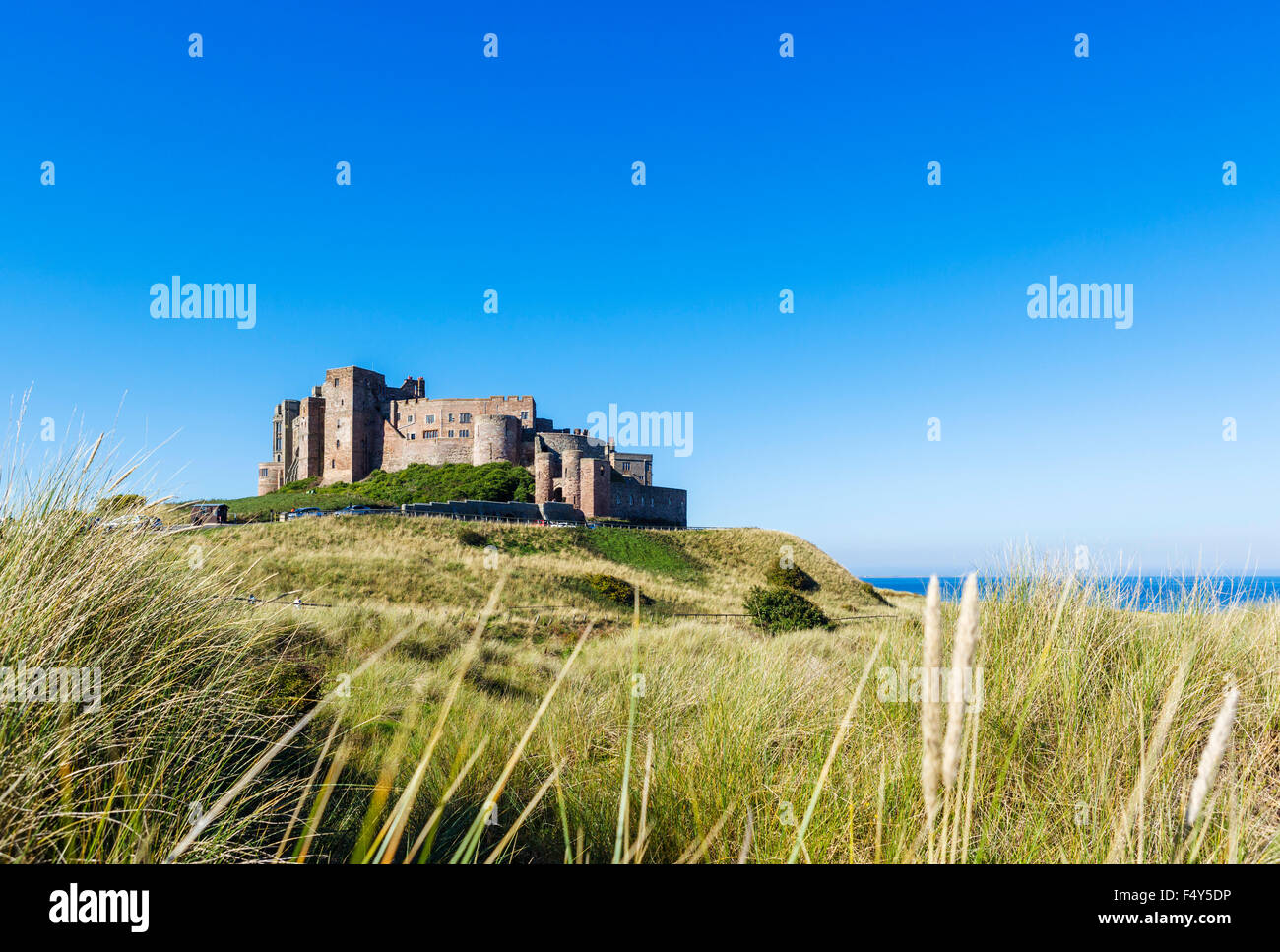 Uk castles bamburgh castle hi-res stock photography and images - Alamy