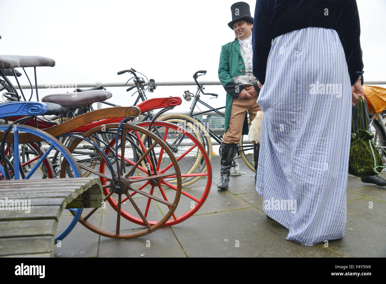 Veteran Cycle Club 60th anniversary bike ride from Herne Hill Velodrome ...