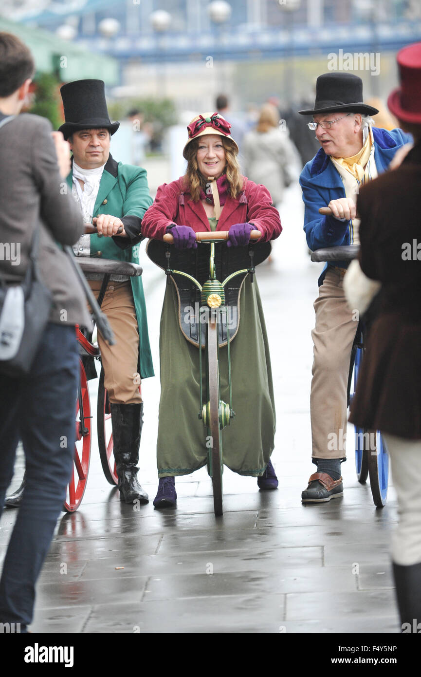Veteran Cycle Club 60th anniversary bike ride from Herne Hill Velodrome ...