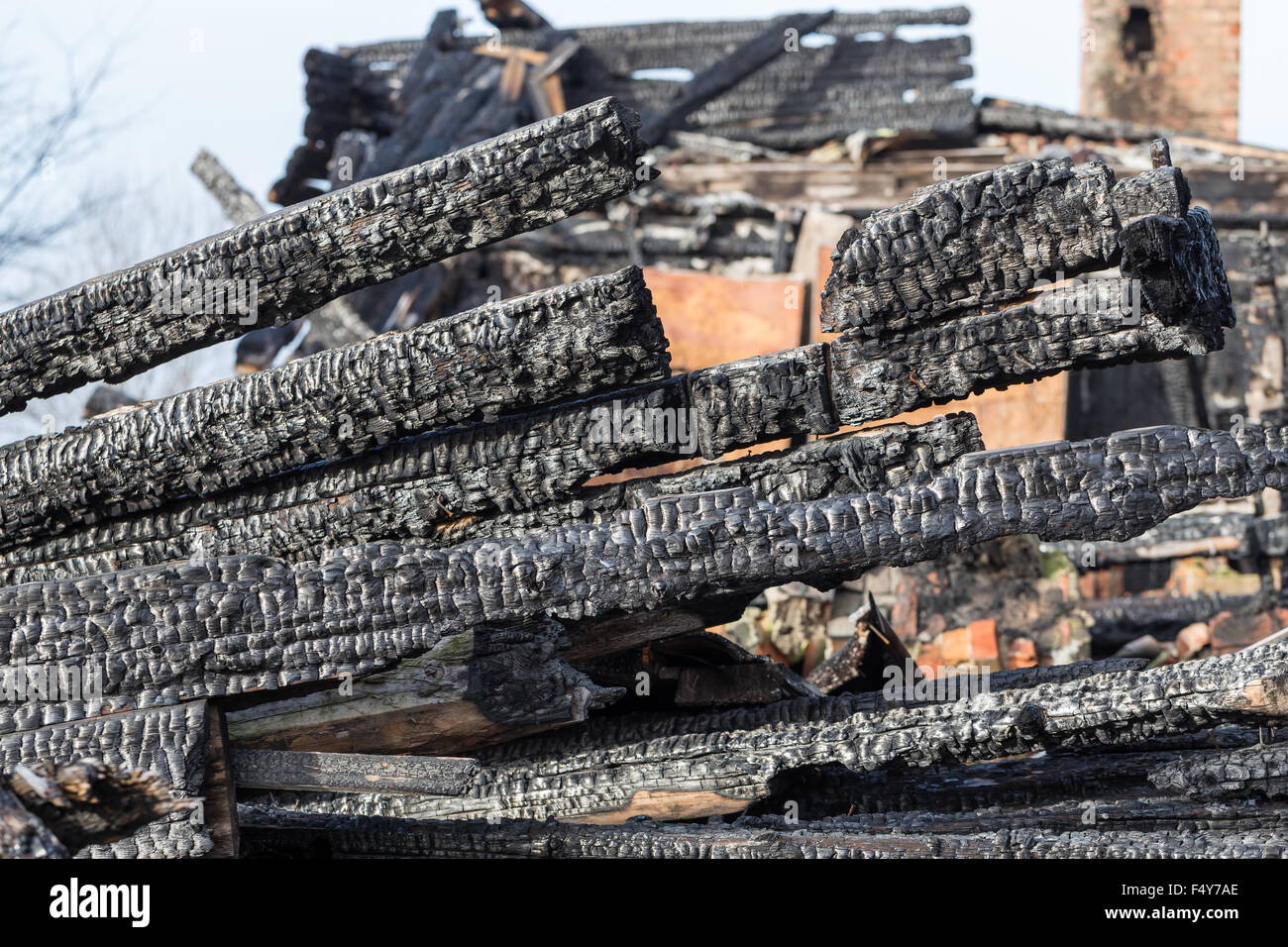 Burned out ruins hi-res stock photography and images - Alamy