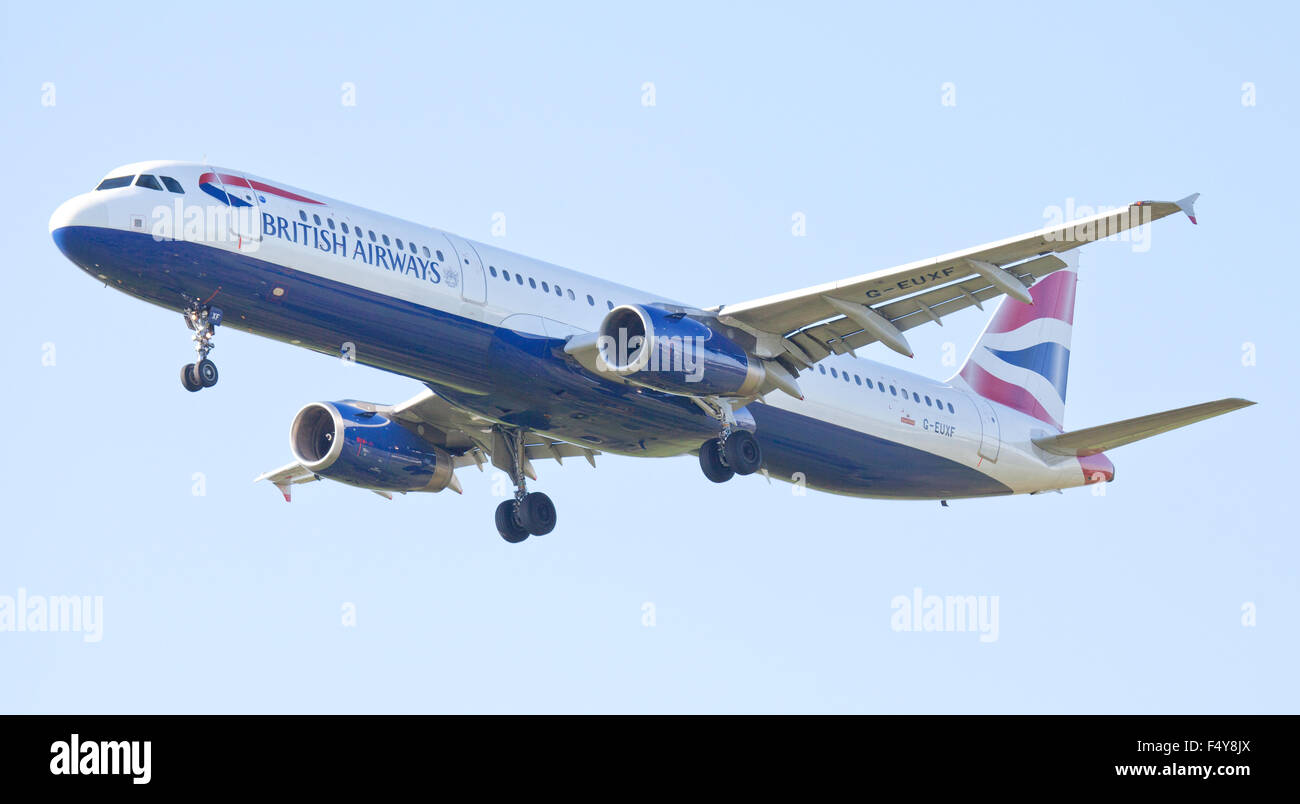British airways airbus a321 landing hi-res stock photography and images ...