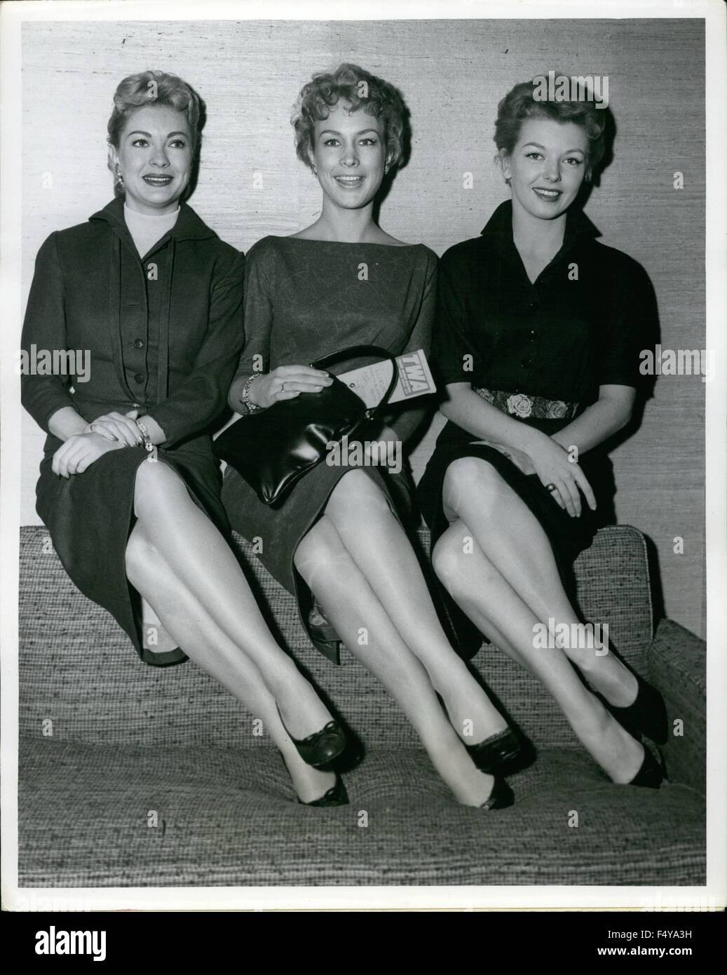 Immediate flight hi-res stock photography and images - Alamy