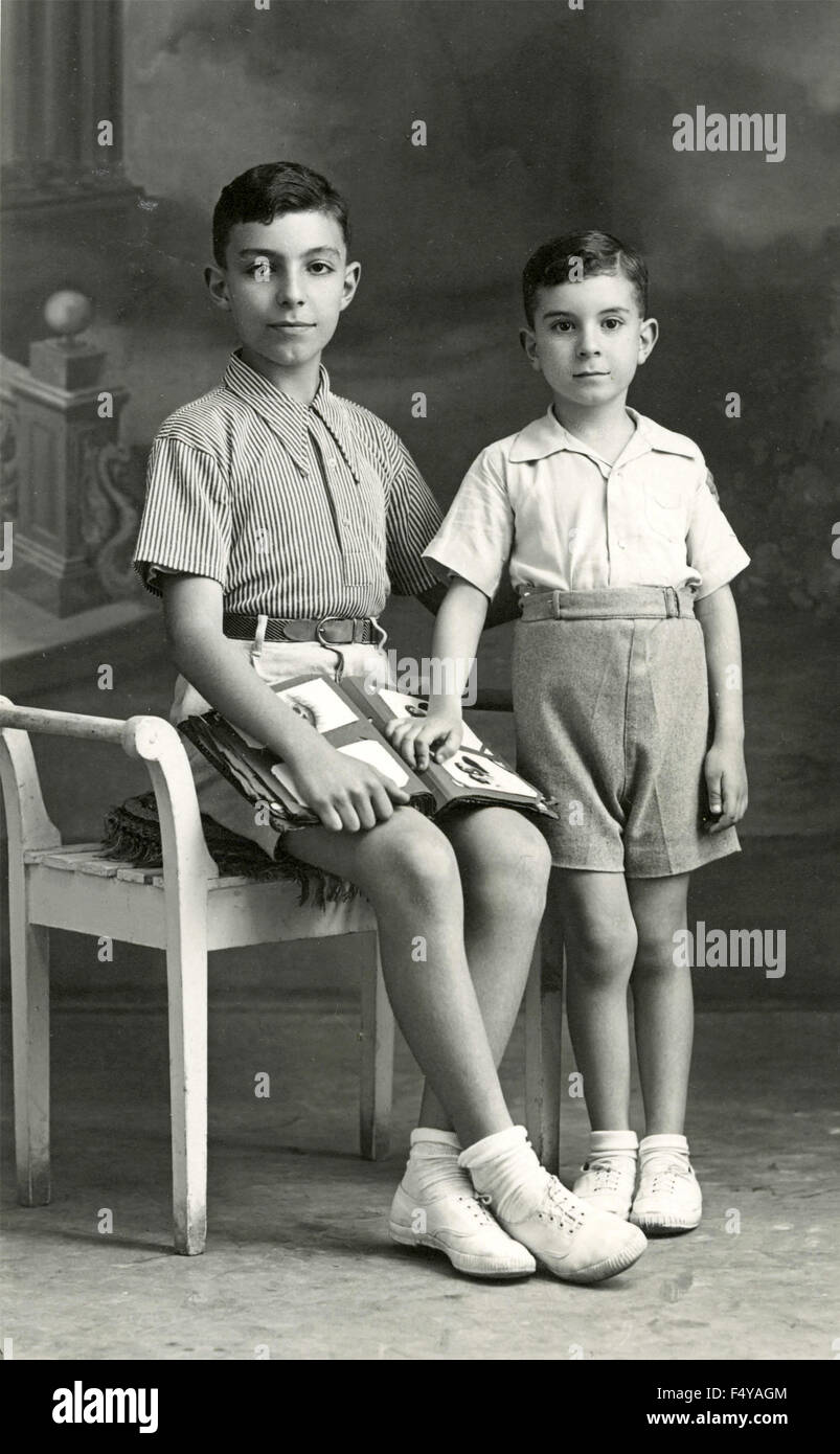 1930s brothers hi-res stock photography and images - Alamy